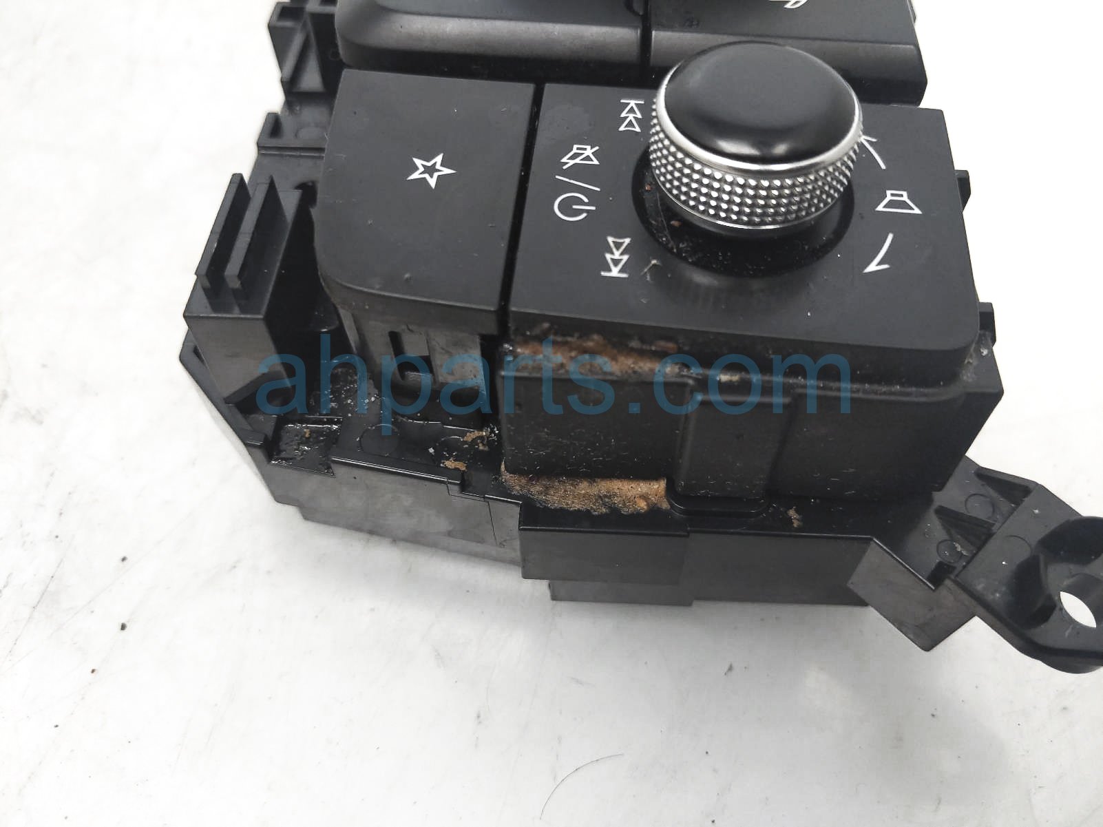 Sold 2019 Mazda 3 Radio & Brake Control (on Console) BDGF-66-CM0,