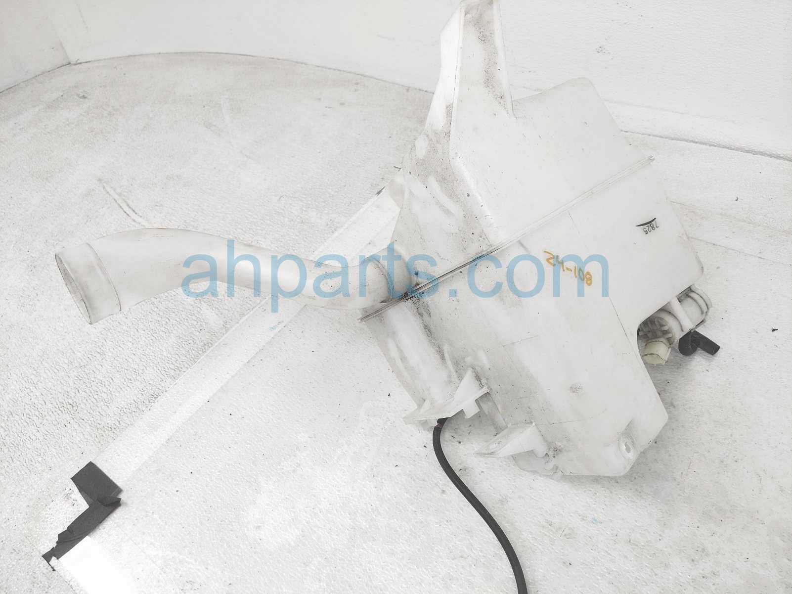 Sold 2018 Subaru WRX Windshield Washer Reservoir Tank 86631VA000,