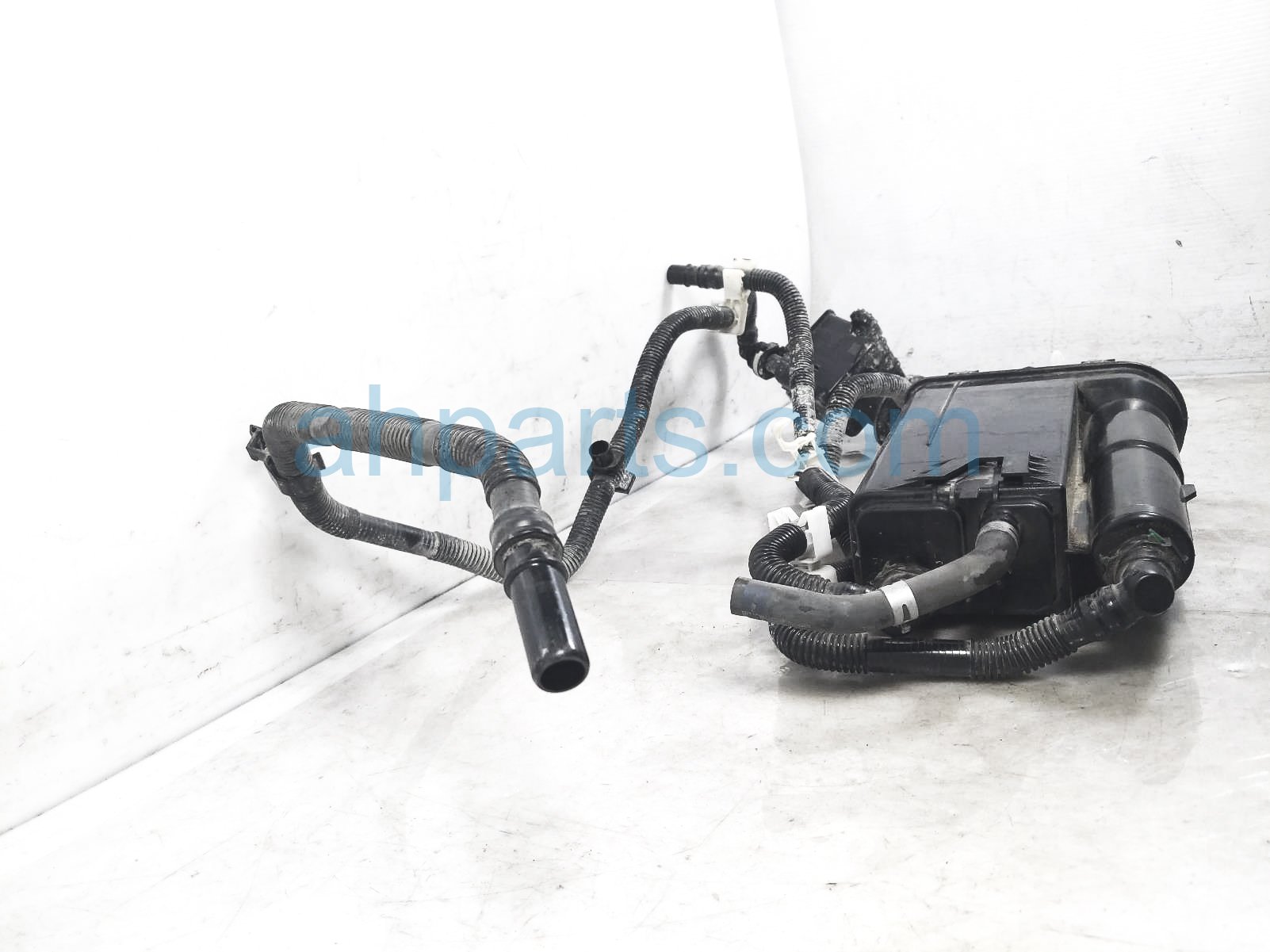 Sold 2020 Toyota Camry Fuel Vapor Charcoal Canister Assy 77740-06230,