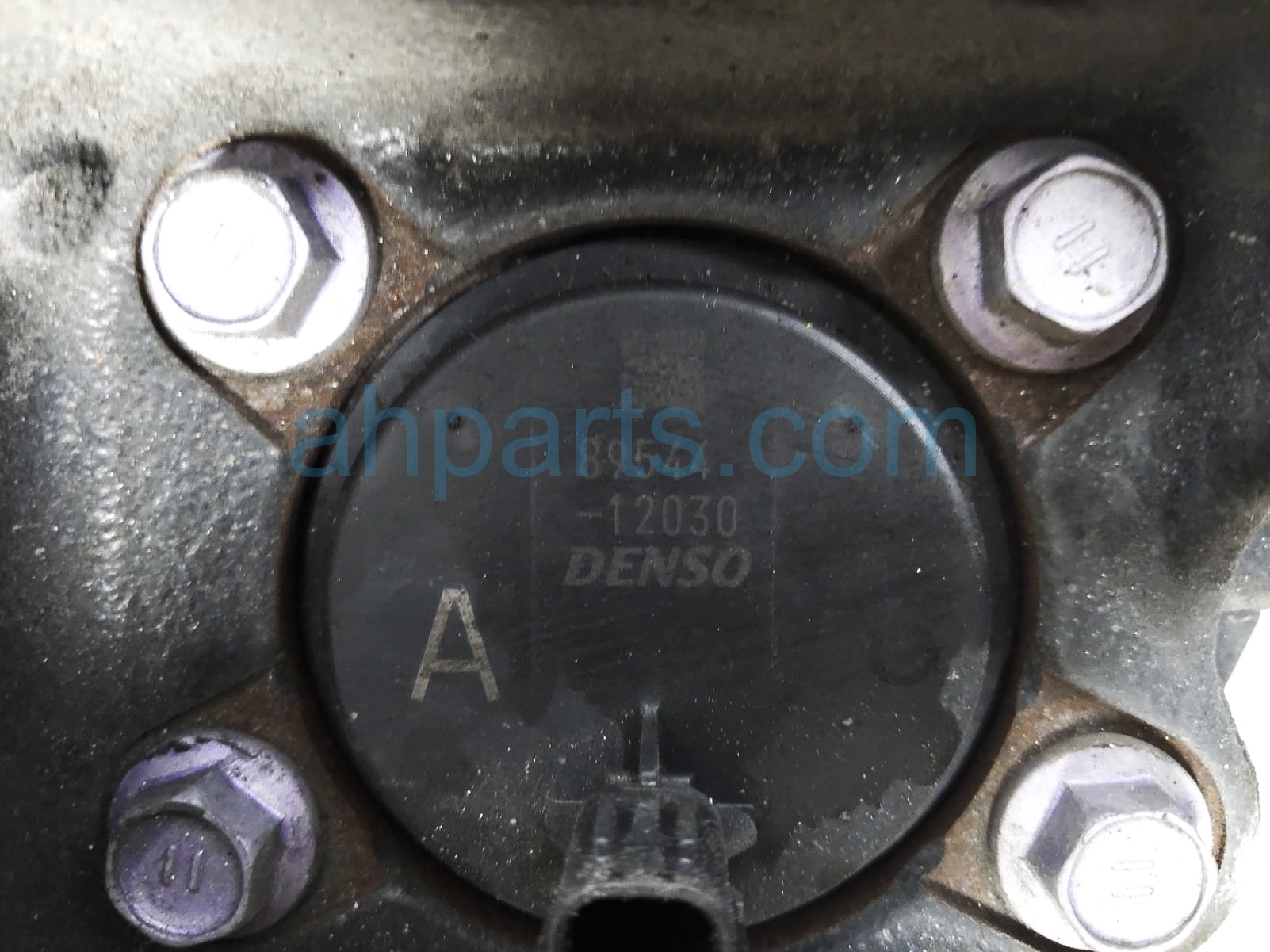 Sold 2021 Toyota Corolla Axle Stub Rear Driver Spindle Knuckle Hub ...