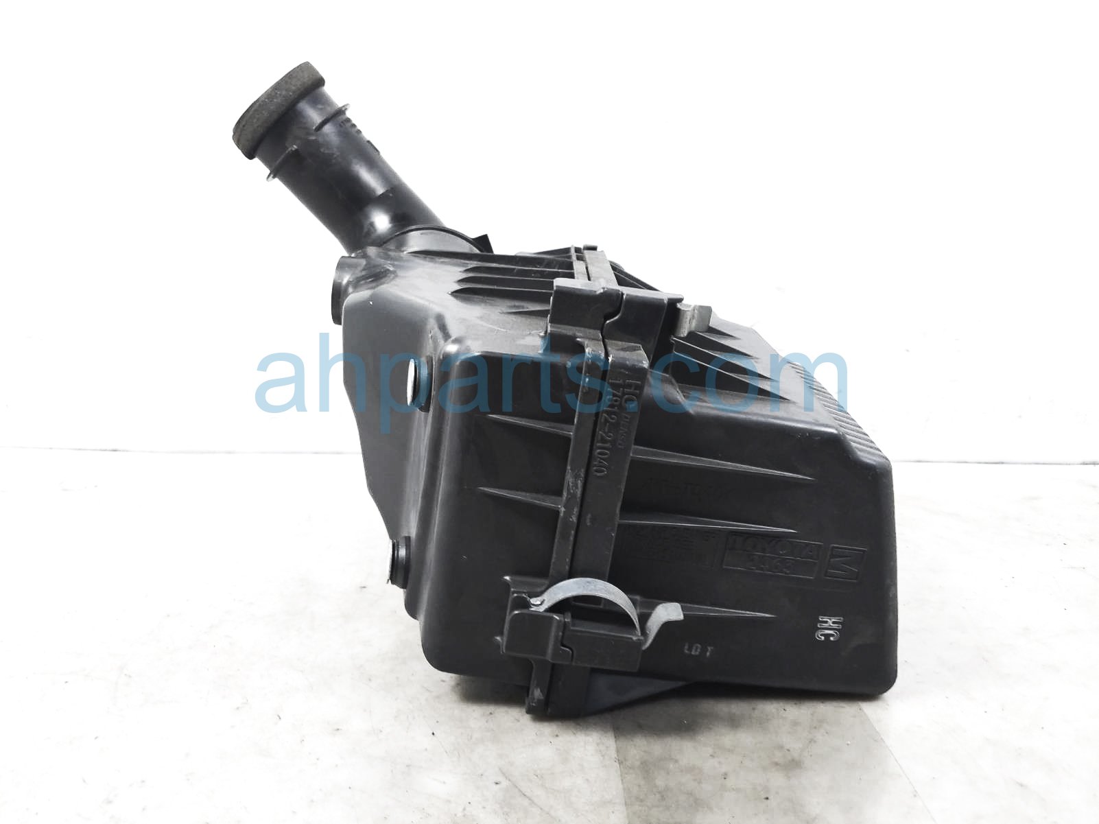 Sold 2021 Toyota Corolla Air Cleaner Intake Box 17700-F2010