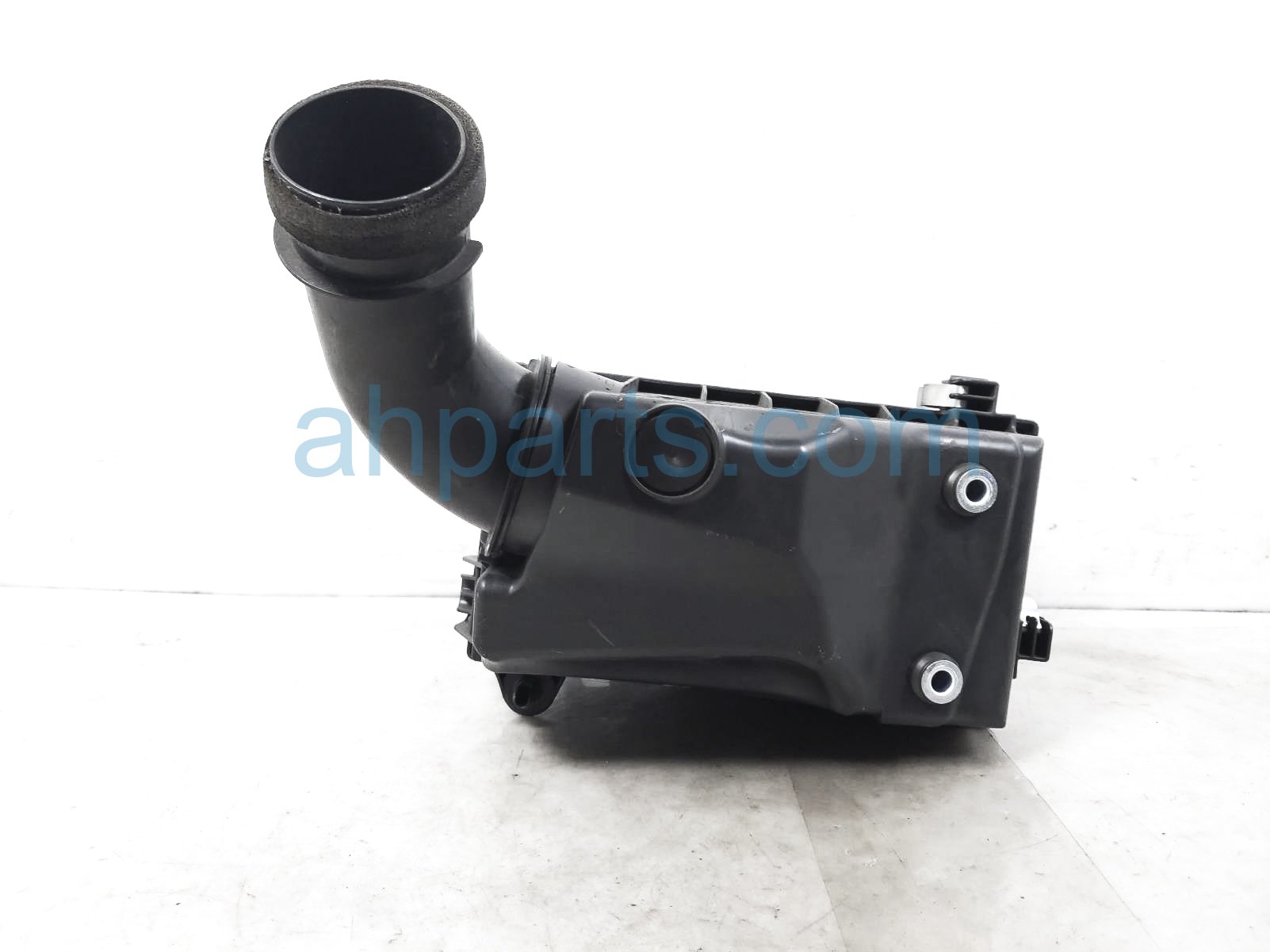 Sold 2021 Toyota Corolla Air Cleaner Intake Box 17700-F2010