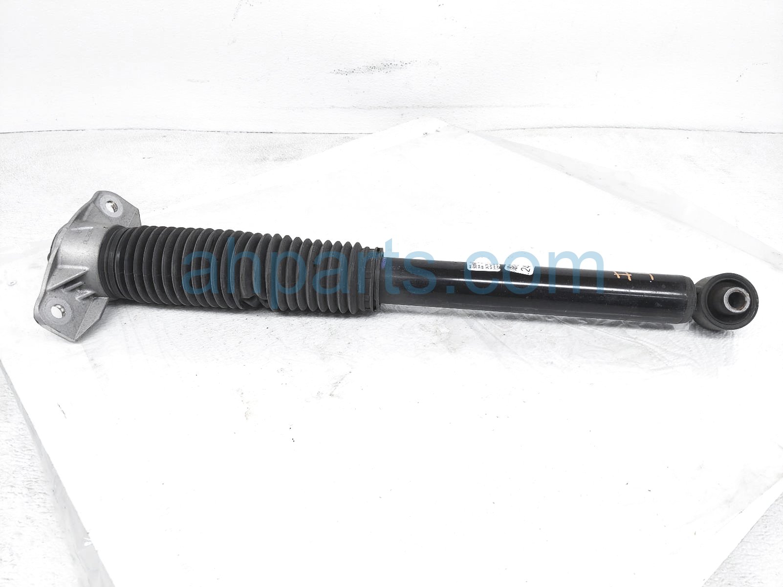 Sold 2021 Kia Telluride Strut / Spring / Rear Driver Shock Absorber ...