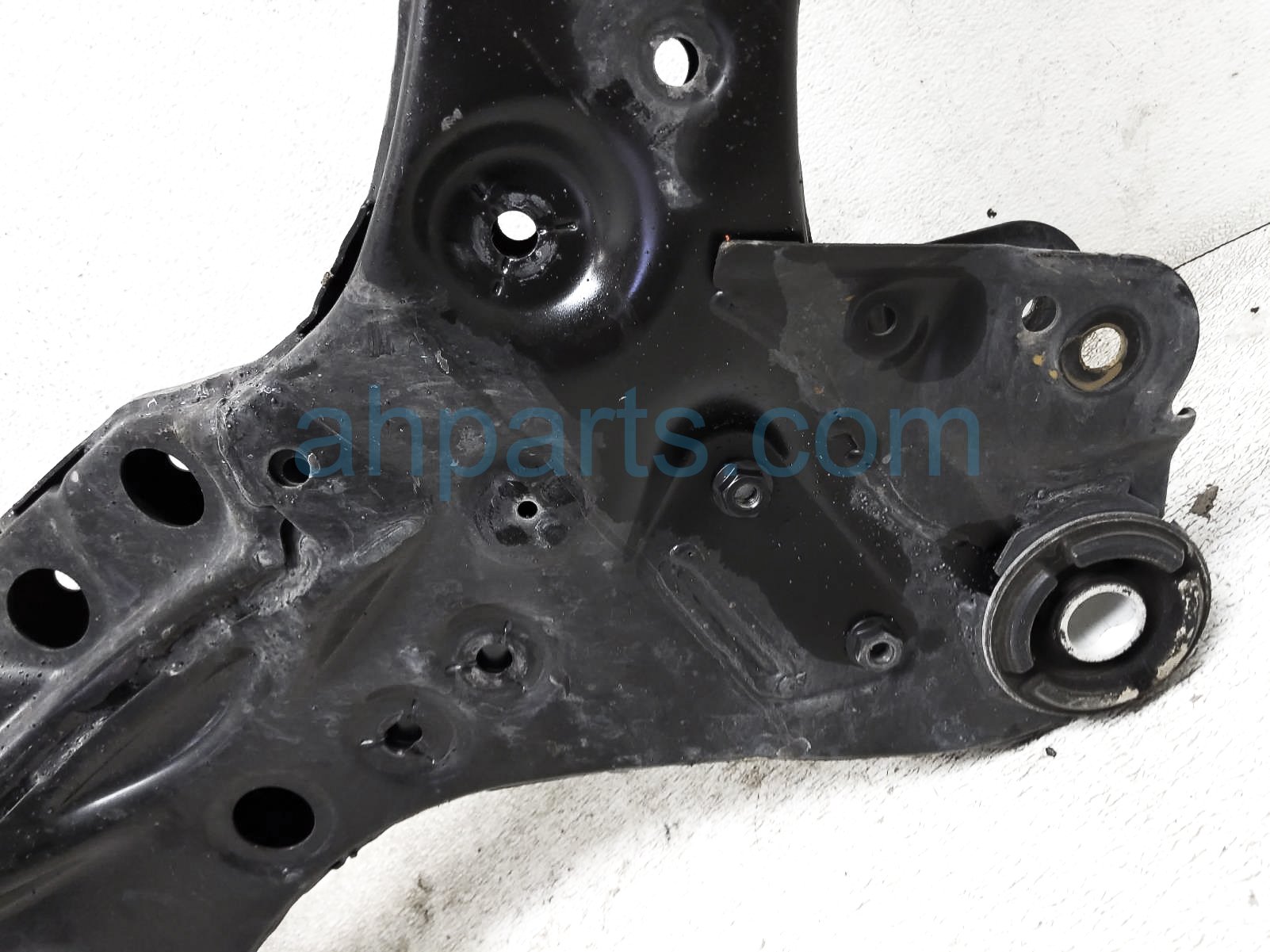 Sold 2018 Toyota Camry Crossmember Front Engine Sub Frame / Cradle ...