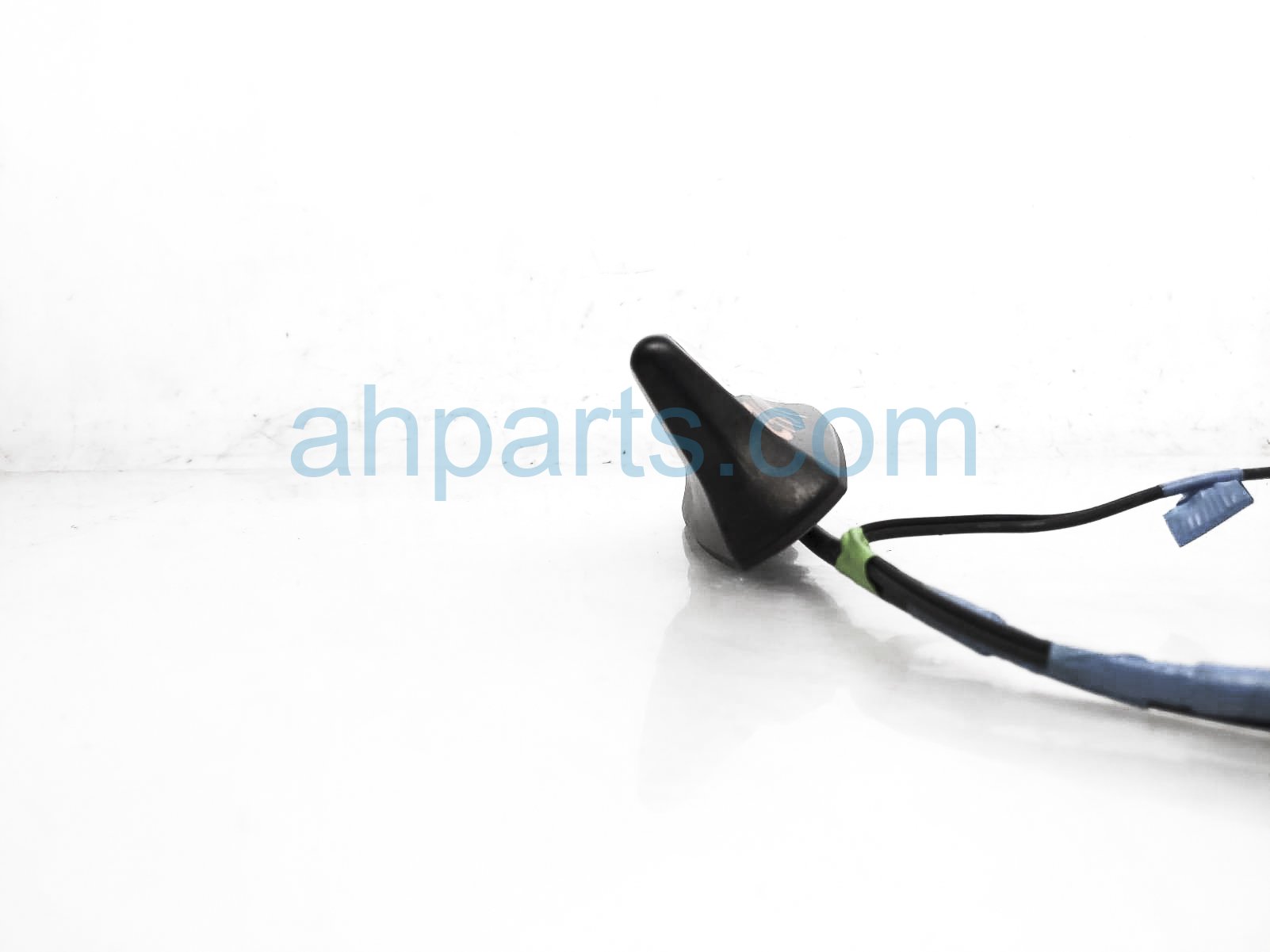 2019 Toyota Tacoma Roof Antenna Assy - Black - Xtra Cab 86300-04080,