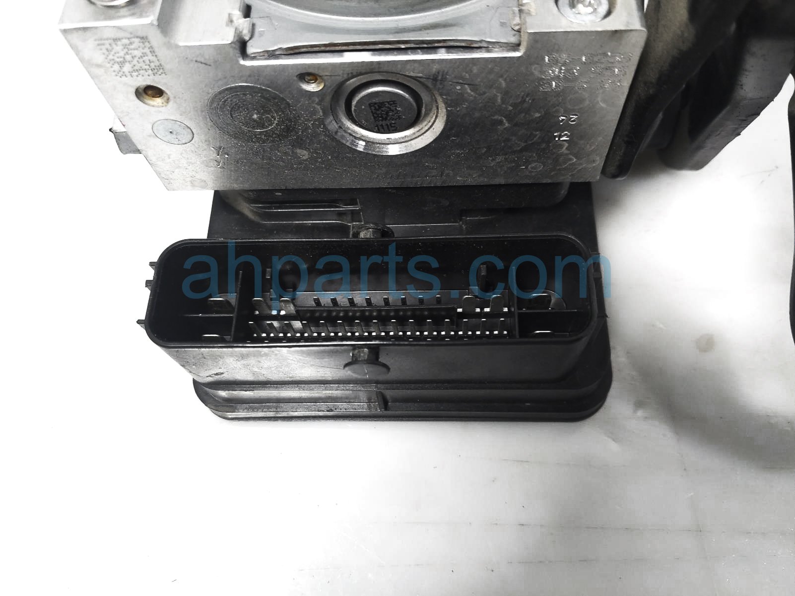 Sold 2022 Honda Civic (anti Lock Brake) Abs/vsa Pump Modulator 57110 ...