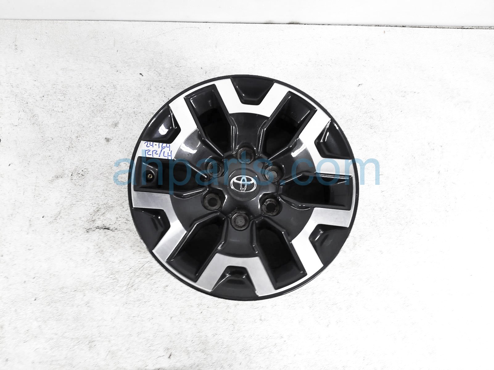 Sold 2005 Toyota Tacoma Rear Driver Wheel / Rim 42611-04160,