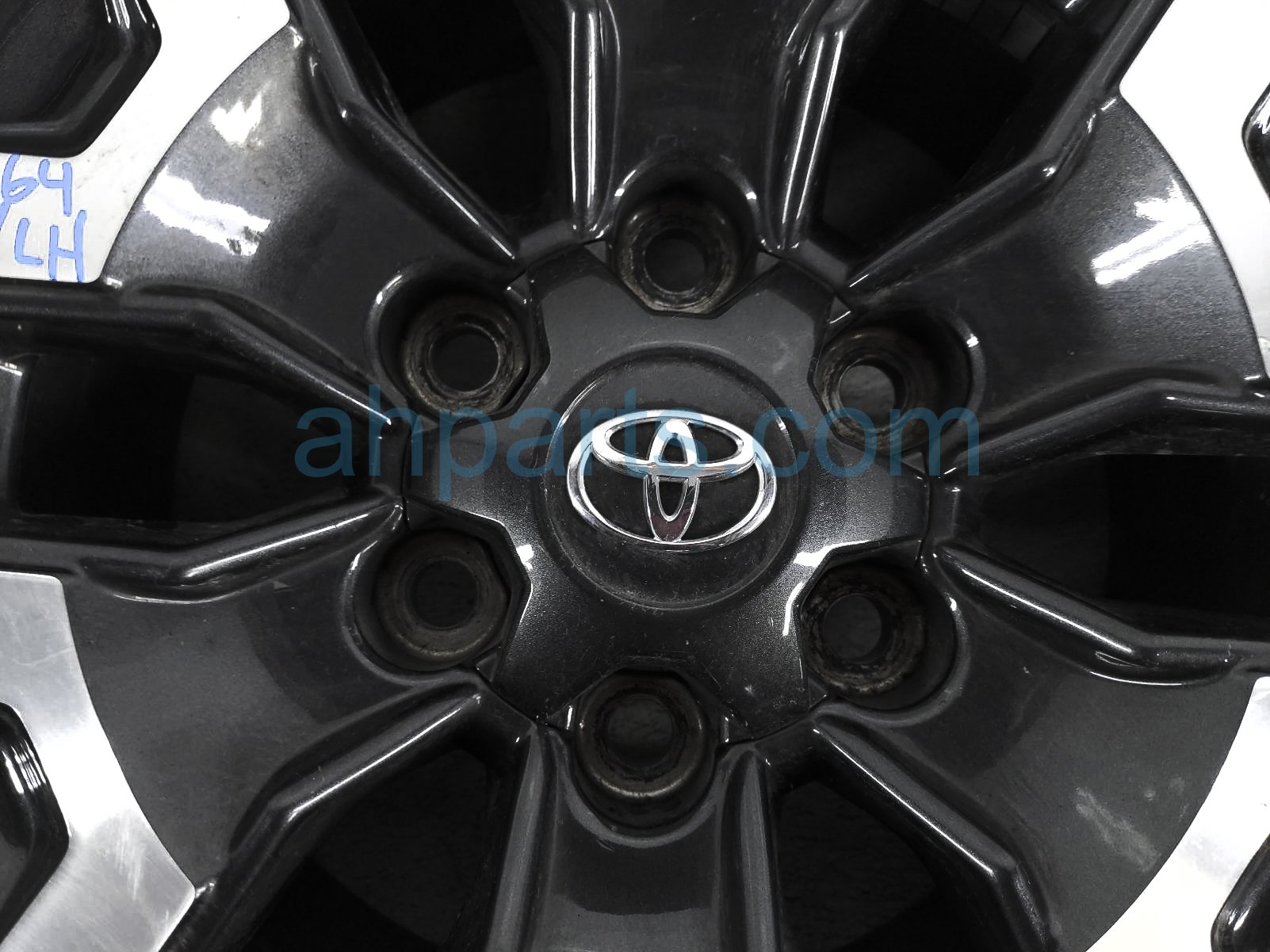 Sold 2005 Toyota Tacoma Rear Driver Wheel / Rim 42611-04160,
