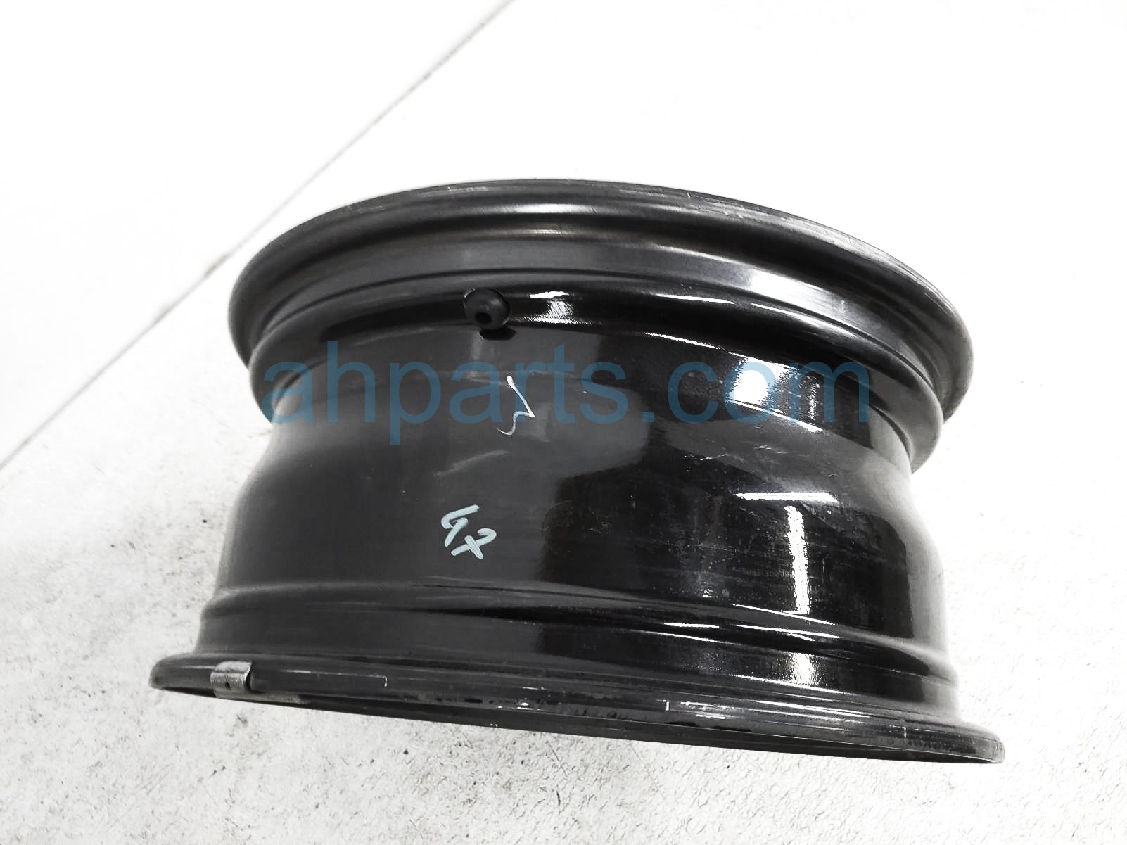 Sold 2005 Toyota Tacoma Rear Driver Wheel / Rim 42611-04160,