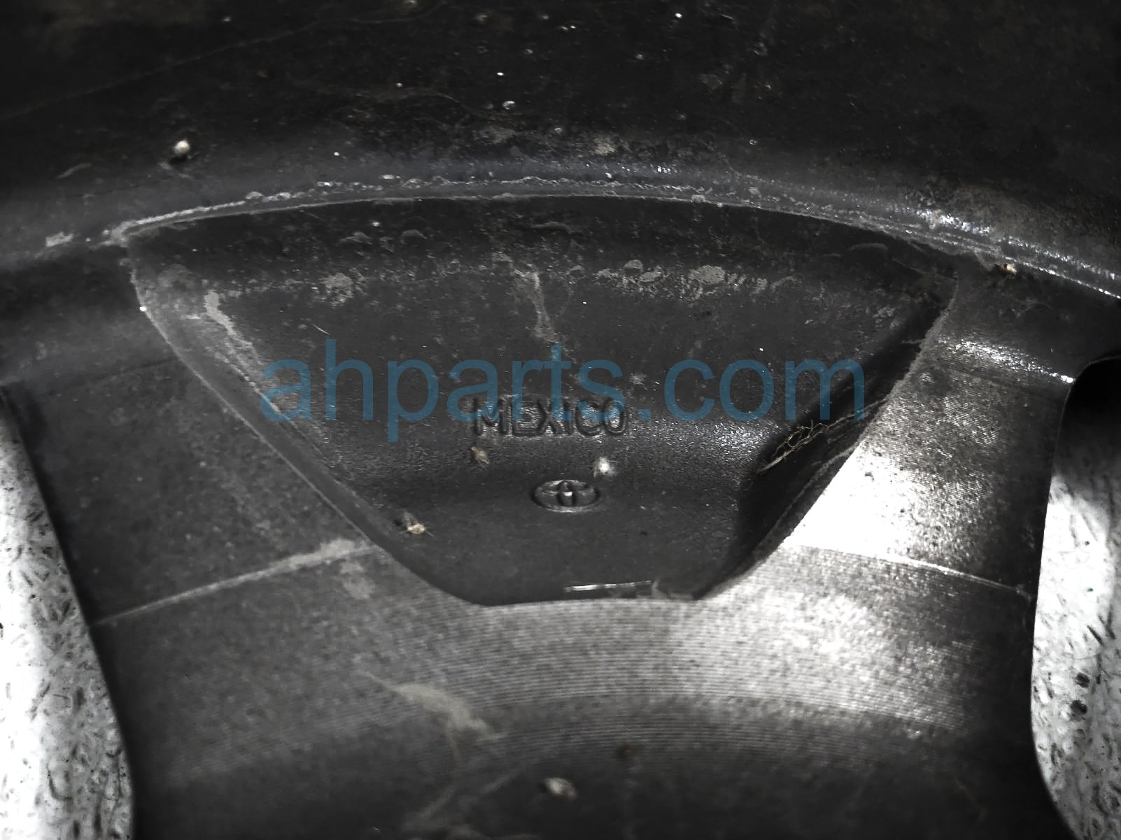 Sold 2005 Toyota Tacoma Rear Driver Wheel / Rim 42611-04160,
