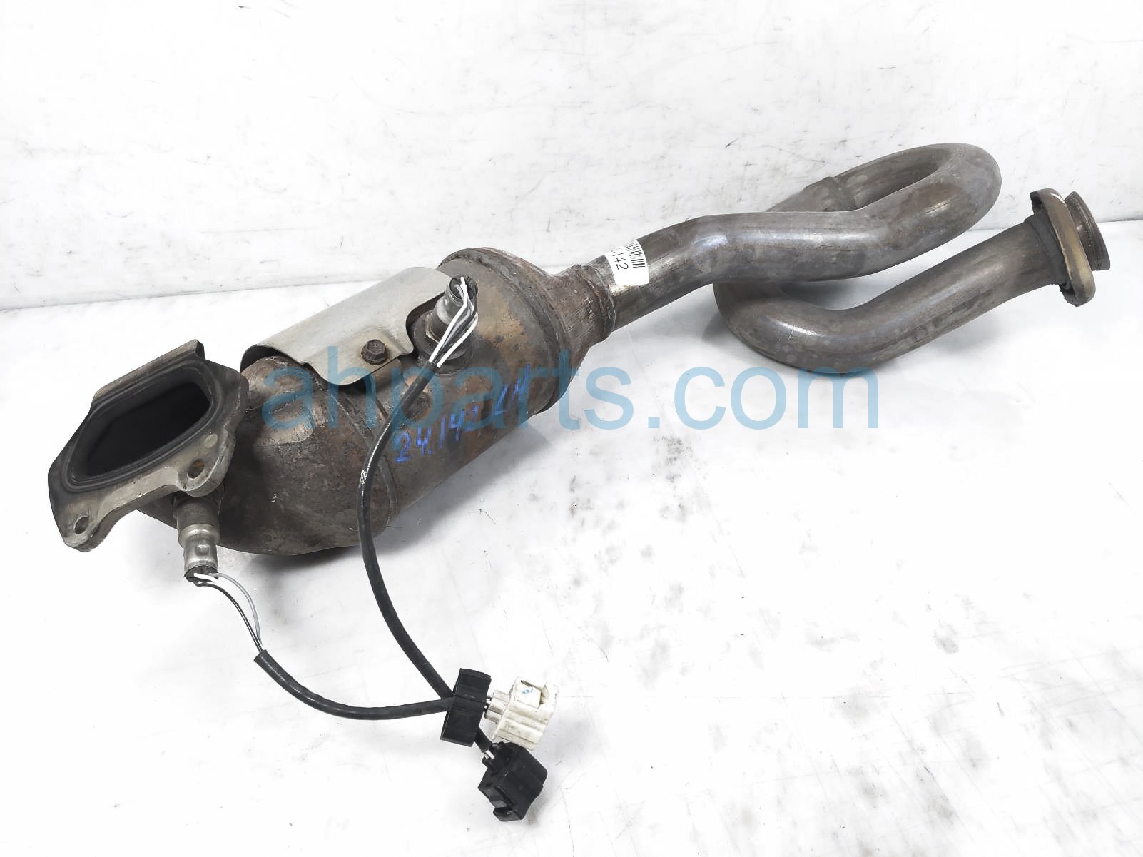 Sold 2017 Jeep Wrangler Driver Exhaust Manifold W/pipe - 3.6l 68085148AH