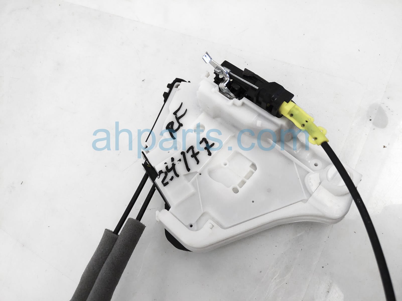 2022 Nissan Frontier Front Passenger Door Lock Actuator 80500-9BU0B,