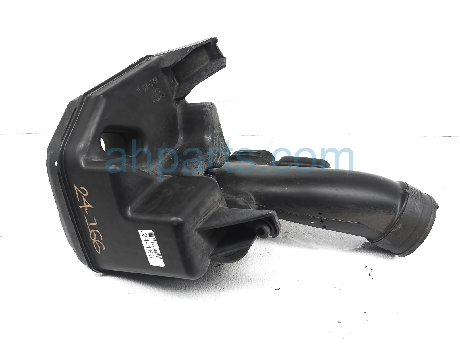 Sold 2016 Honda Accord Air Intake Resonator Chamber - 2.4l 17230-5A2-A00,