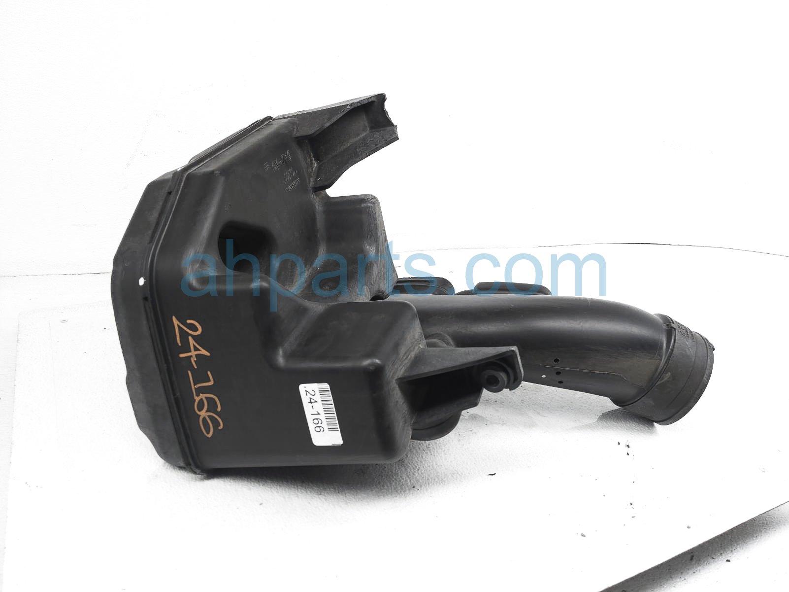 Sold 2016 Honda Accord Air Intake Resonator Chamber - 2.4l 17230-5A2-A00,