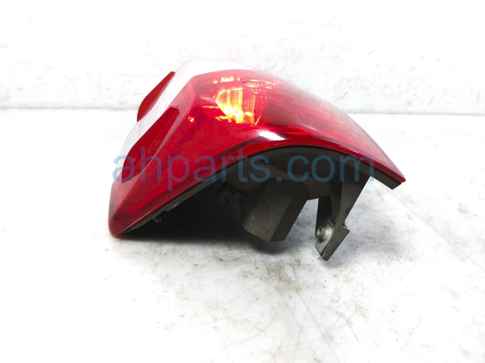 Sold 2018 Toyota Tundra Light / Rear Passenger Tail Lamp (on Body ...