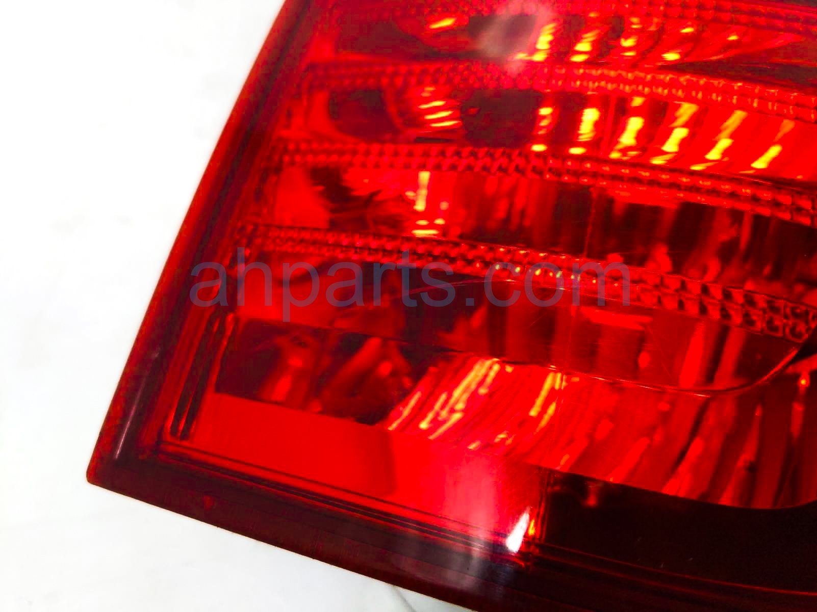 Sold 2018 Toyota Tundra Light / Rear Passenger Tail Lamp (on Body ...