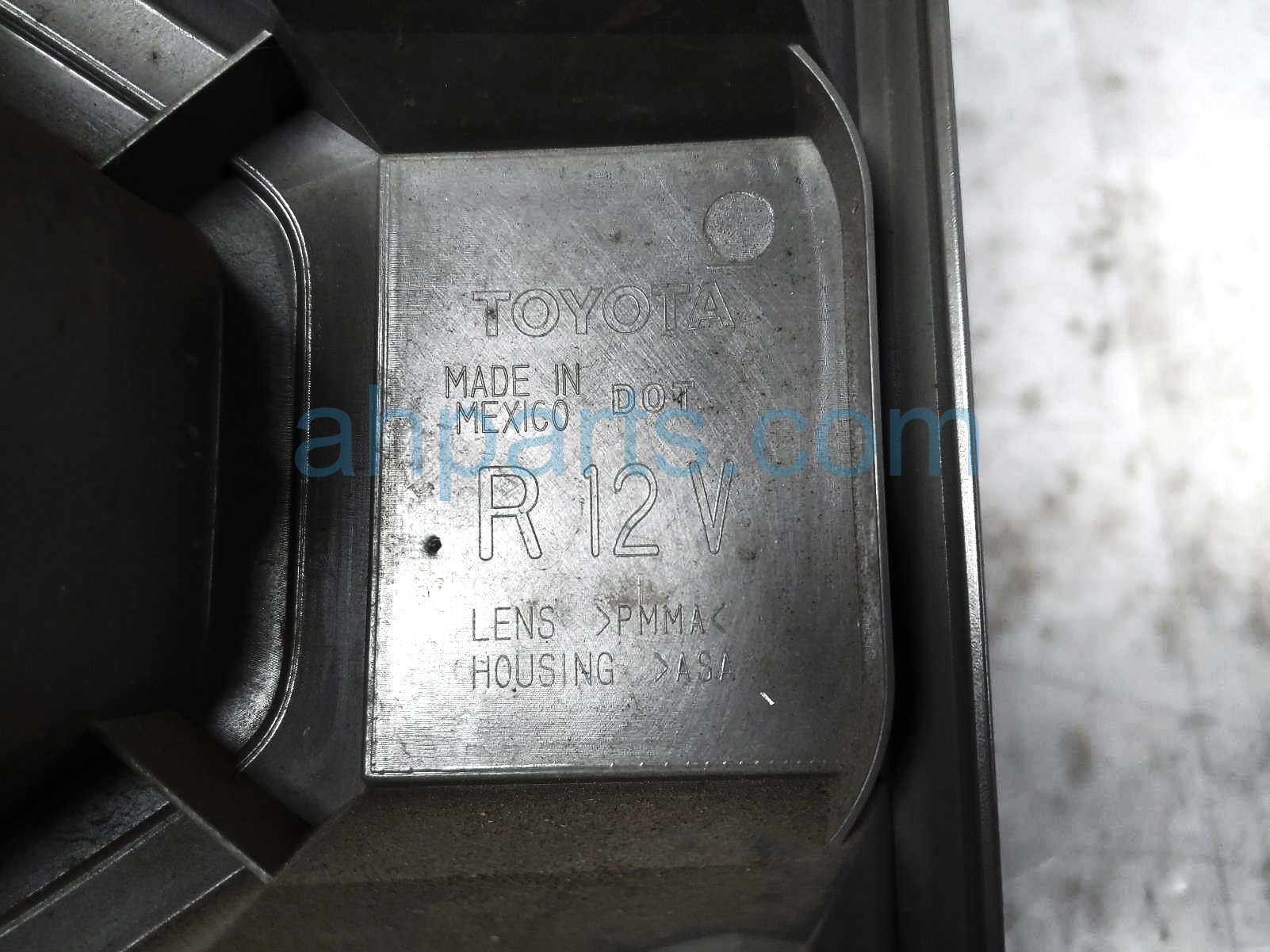 Sold 2018 Toyota Tundra Light / Rear Passenger Tail Lamp (on Body ...