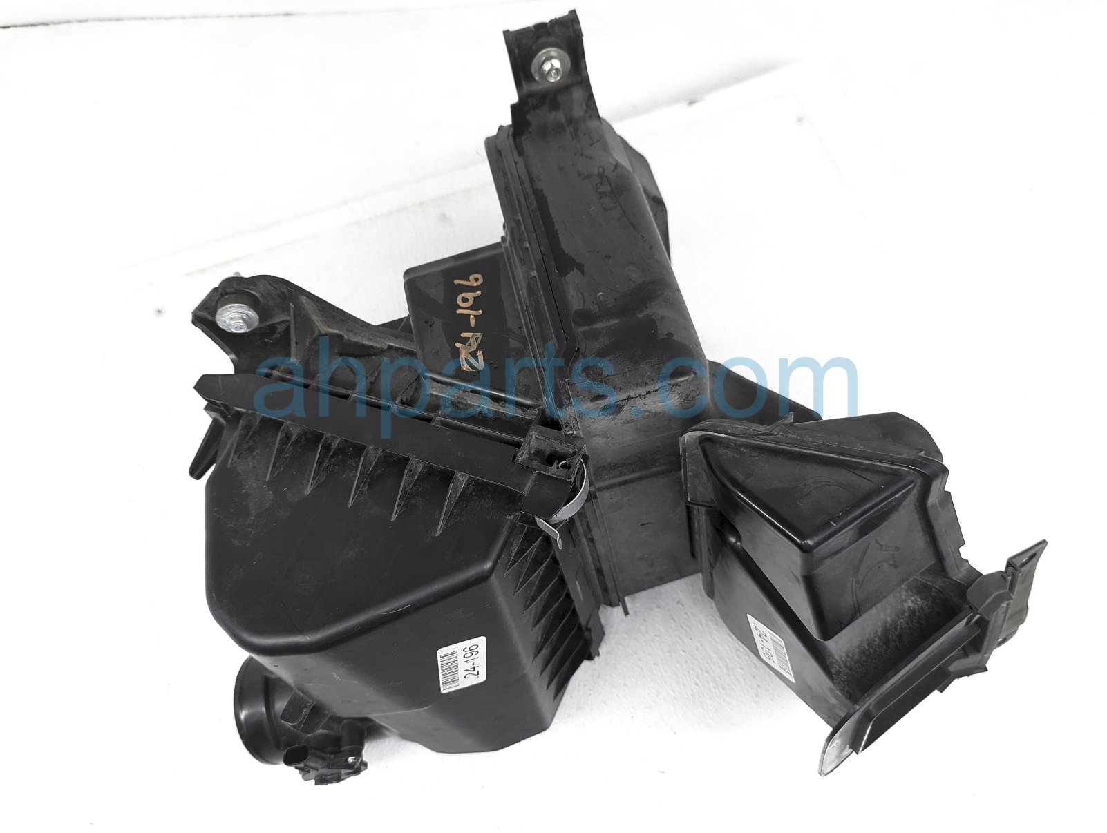 Sold 2023 Honda HR-V Air Cleaner Intake Box 17210-64S-A01