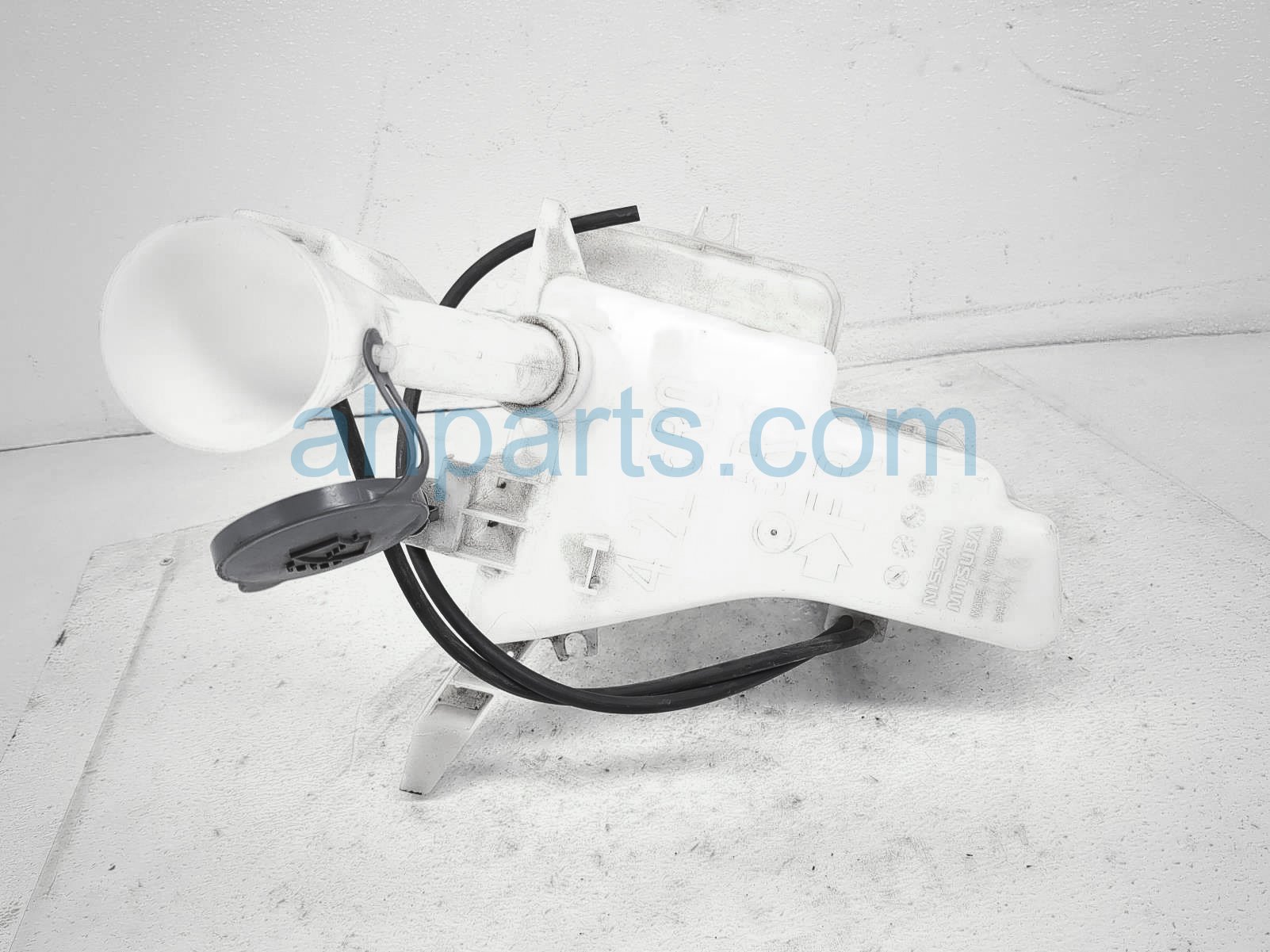 Sold 2021 Nissan Kicks Windshield Washer Reservoir Tank 28910-5R01A,