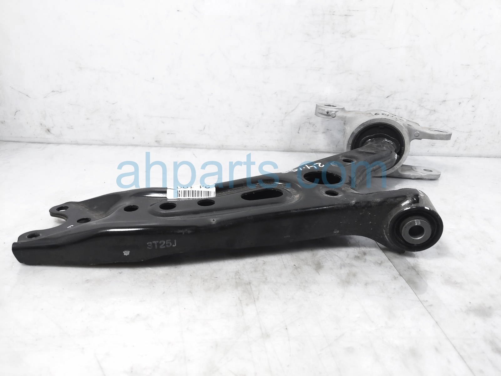 Sold 2024 Honda CR-V Front Passenger Lower Control Arm 51350-3A0-A00,