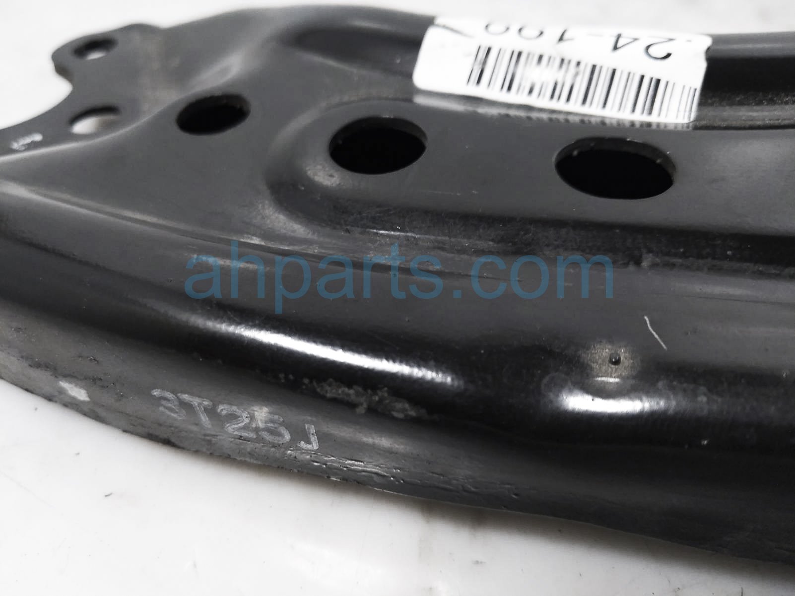 Sold 2024 Honda CR-V Front Passenger Lower Control Arm 51350-3A0-A00,