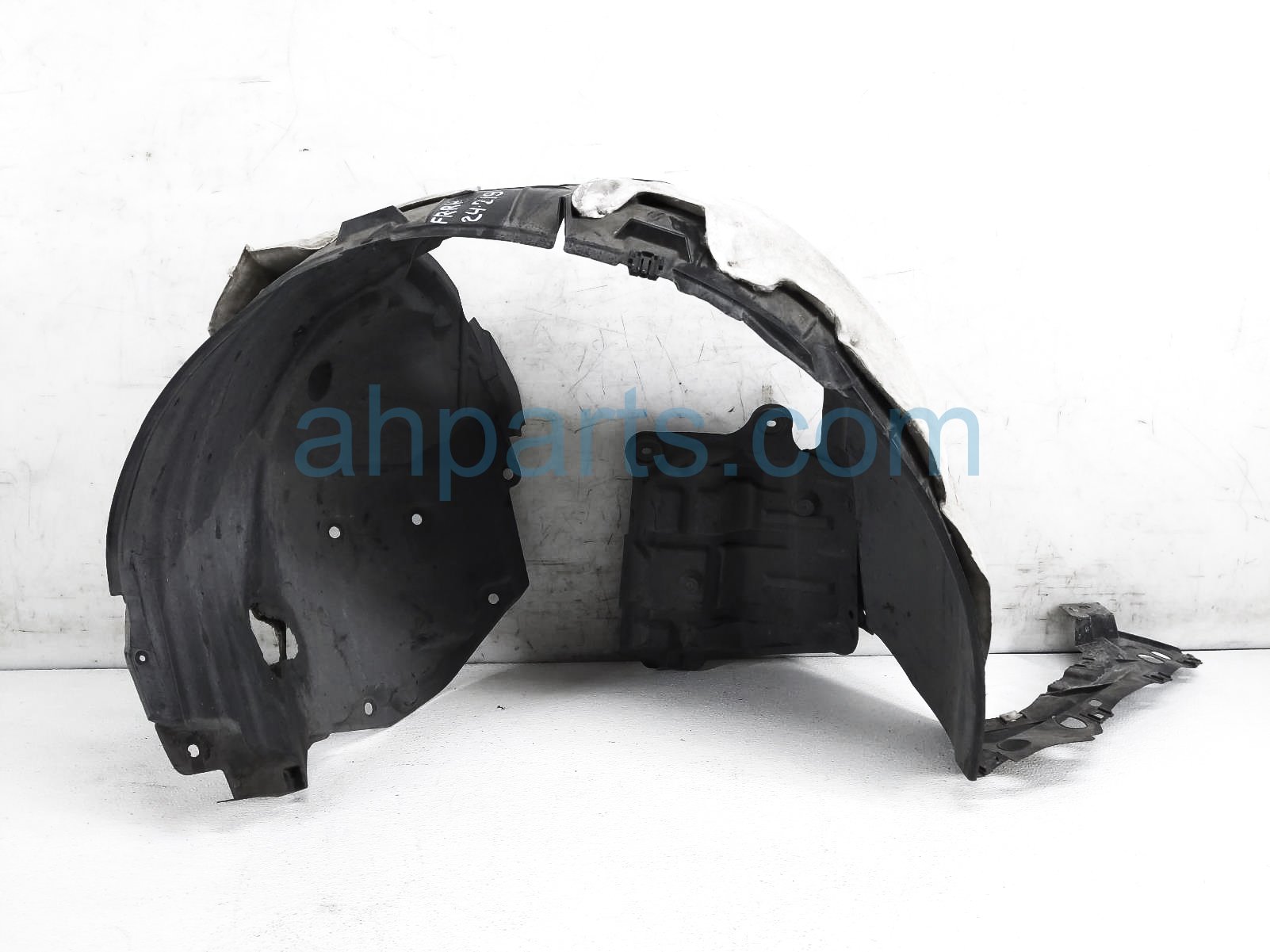 Sold 2017 Nissan Maxima Front Passenger Inner Fender Liner