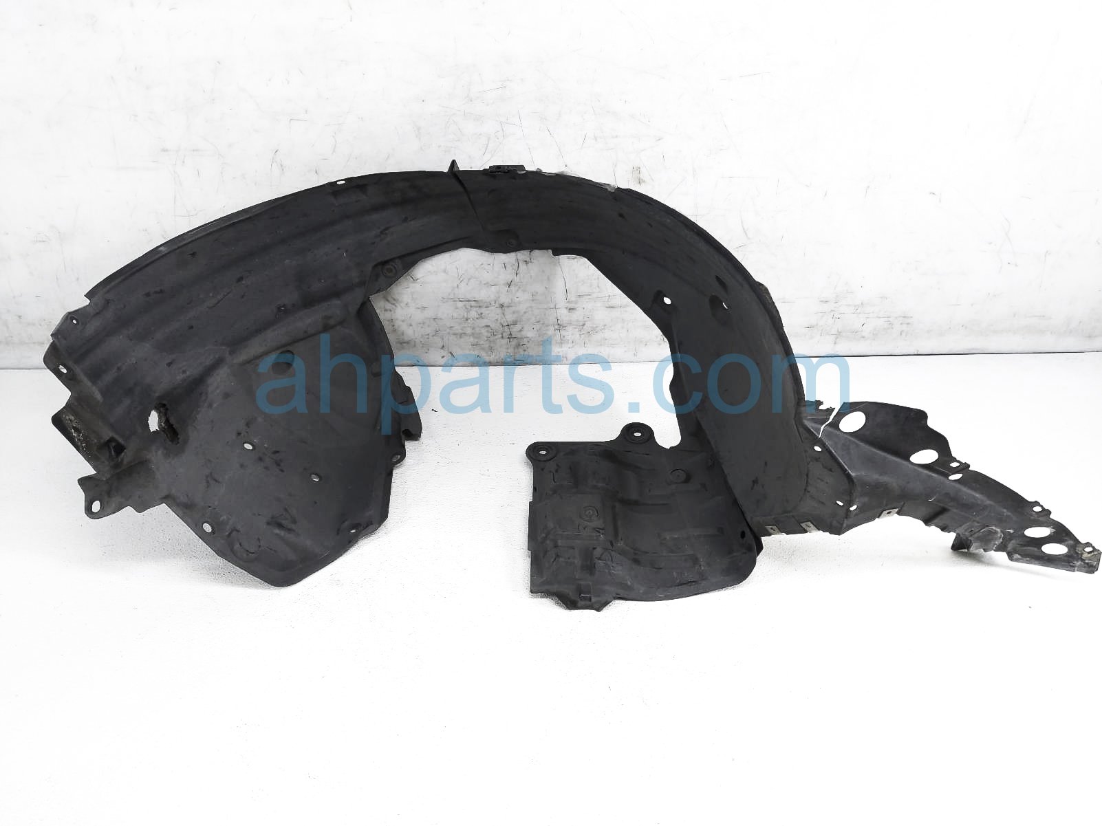 Sold 2017 Nissan Maxima Front Passenger Inner Fender Liner
