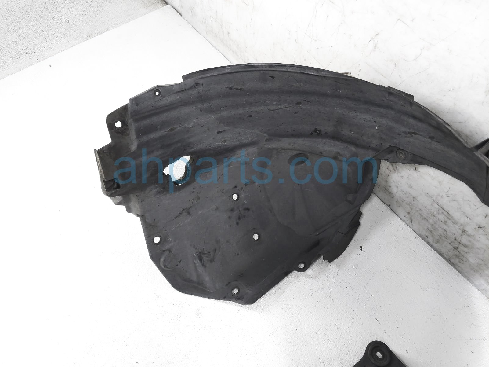 Sold 2017 Nissan Maxima Front Passenger Inner Fender Liner