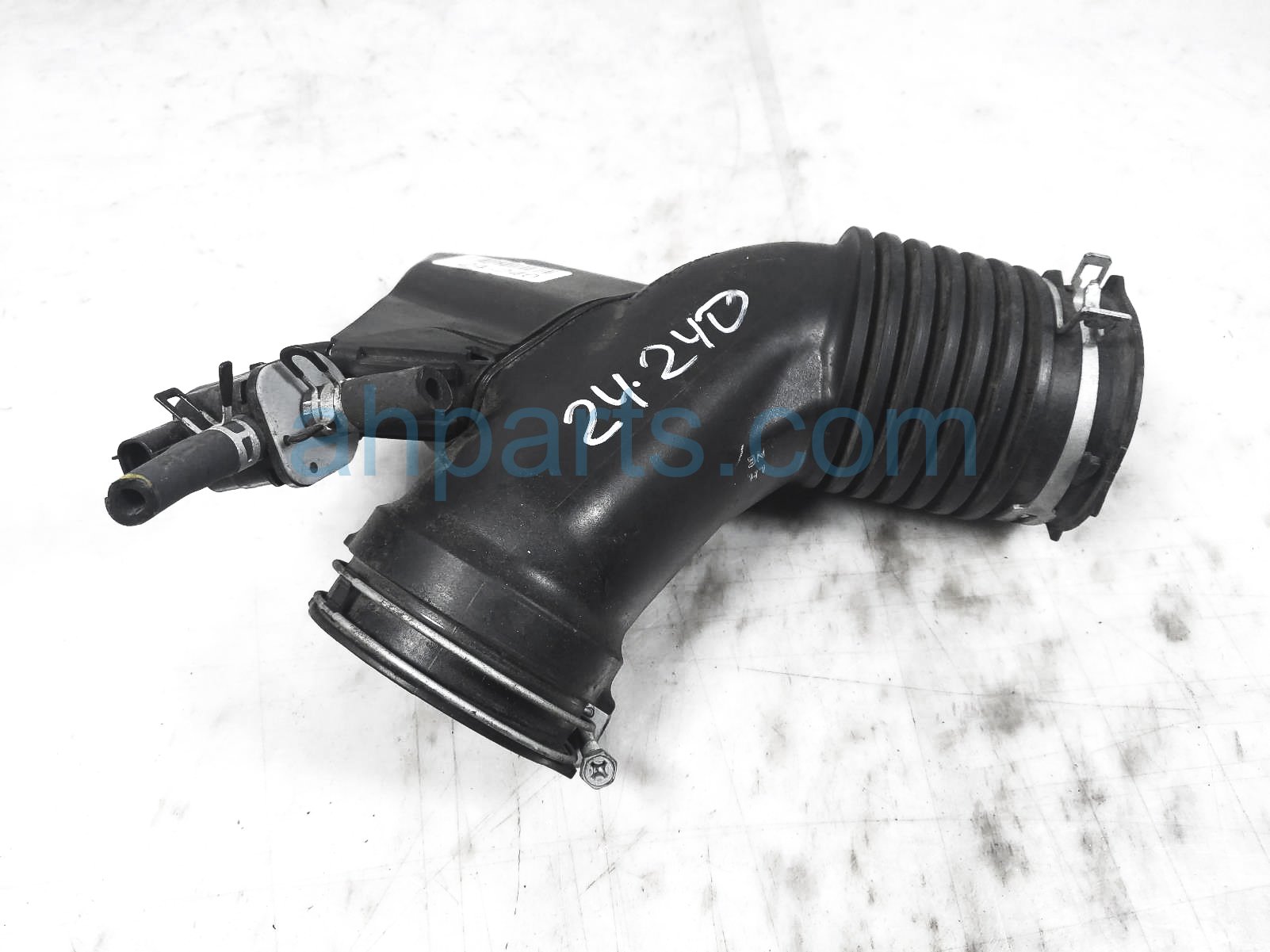 2015 Toyota Rav 4 Intake Air Cleaner Air Flow Tube 17880-0V050,