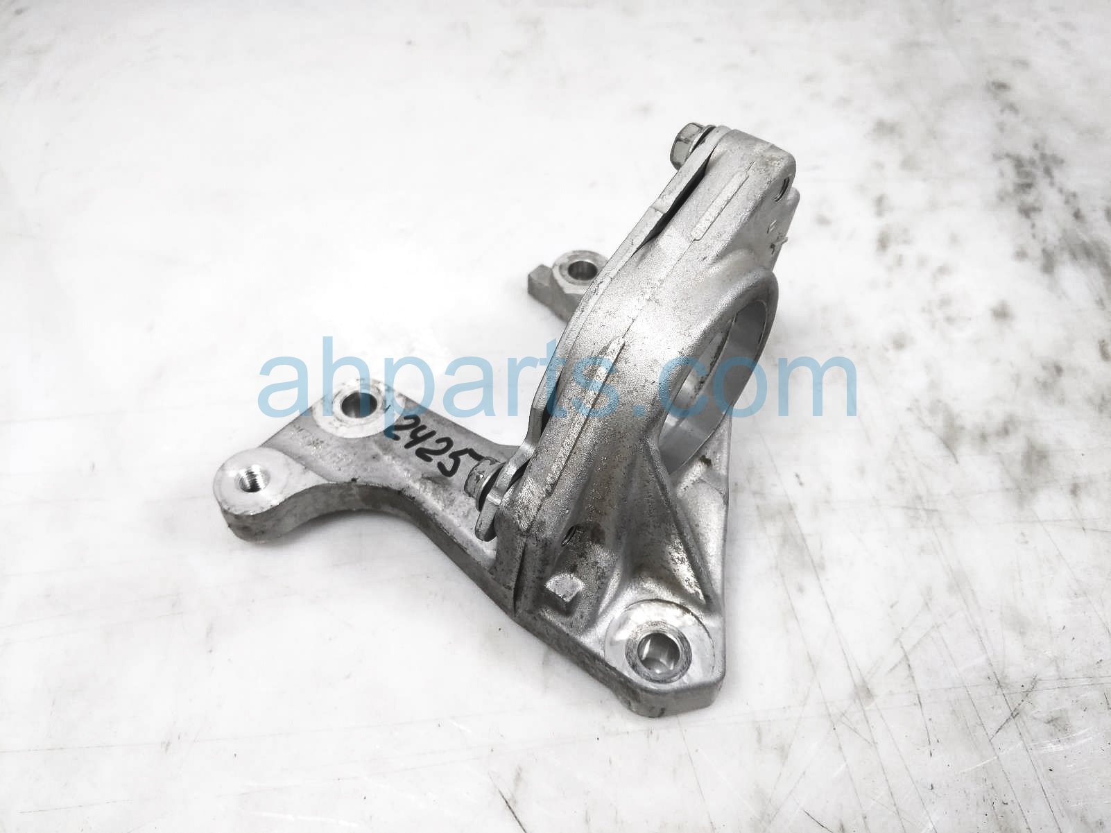Sold 2022 Nissan Sentra Front Passenger Axle Bearing Support Bracket ...