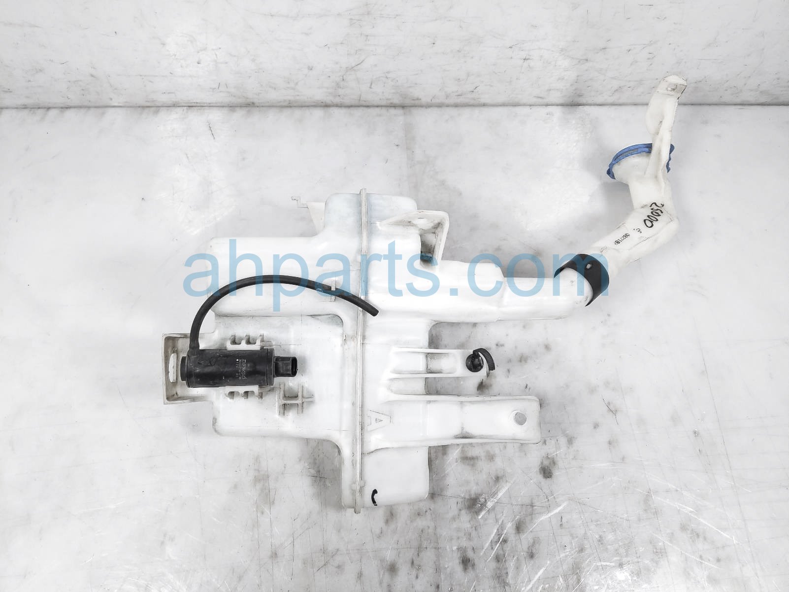 Sold 2018 Honda Accord Windshield Washer Reservoir Tank 76841-TVA-A01,