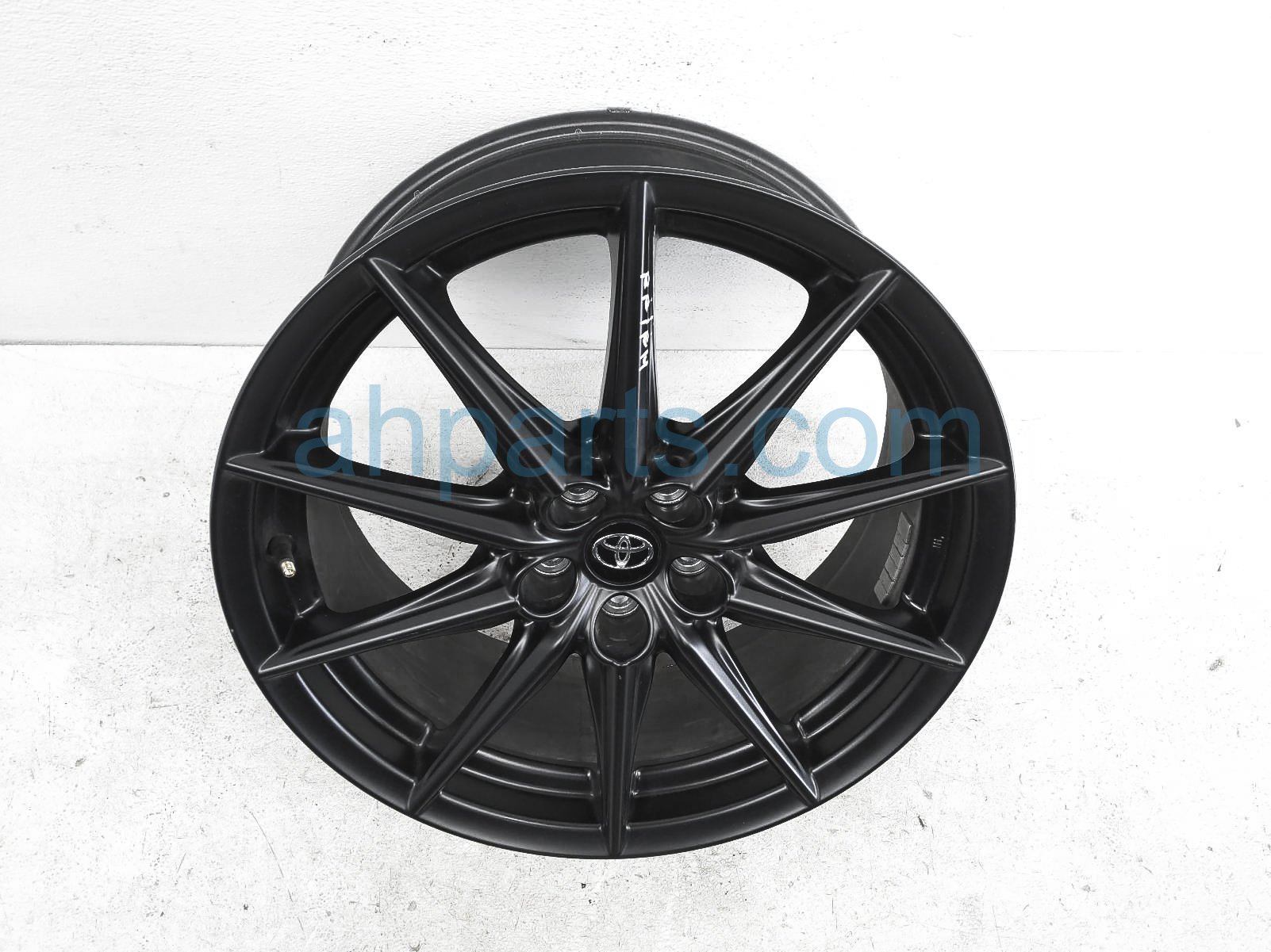 Sold 2024 Toyota Gr86 Rear Passenger Wheel / Rim * SU003-09471,