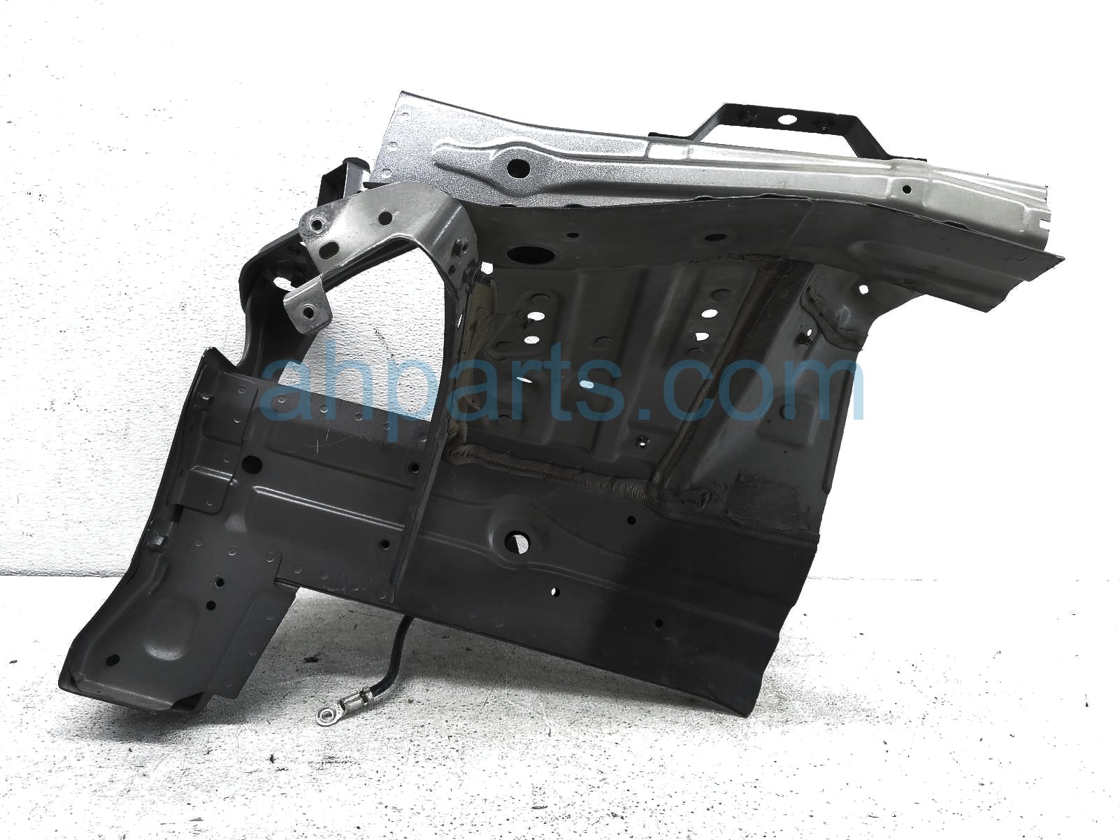 Sold 2022 Nissan Sentra Driver Apron / Shock Tower Cut - Grey F4121-6LBMA,
