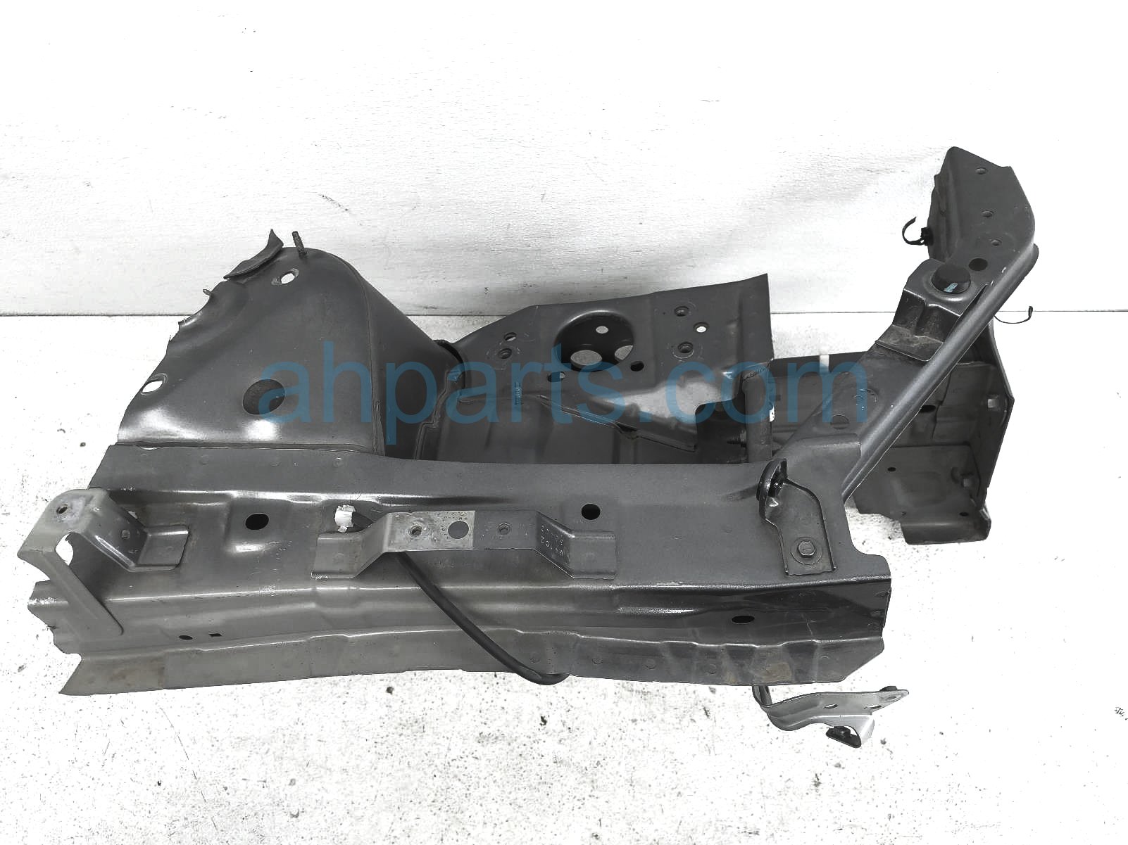 Sold 2022 Nissan Sentra Passenger Apron / Shock Tower Cut - Grey F4120 ...