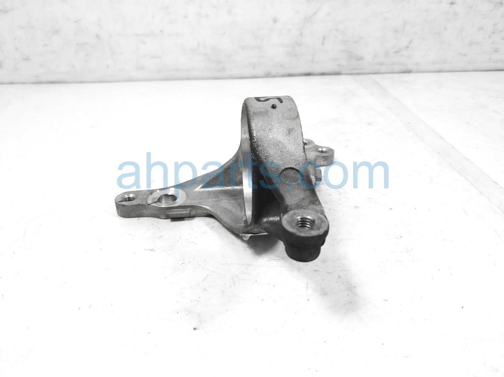 Sold 2019 Honda Pilot Jack Shaft Bearing Support Carrier 44512-SZA-A00,
