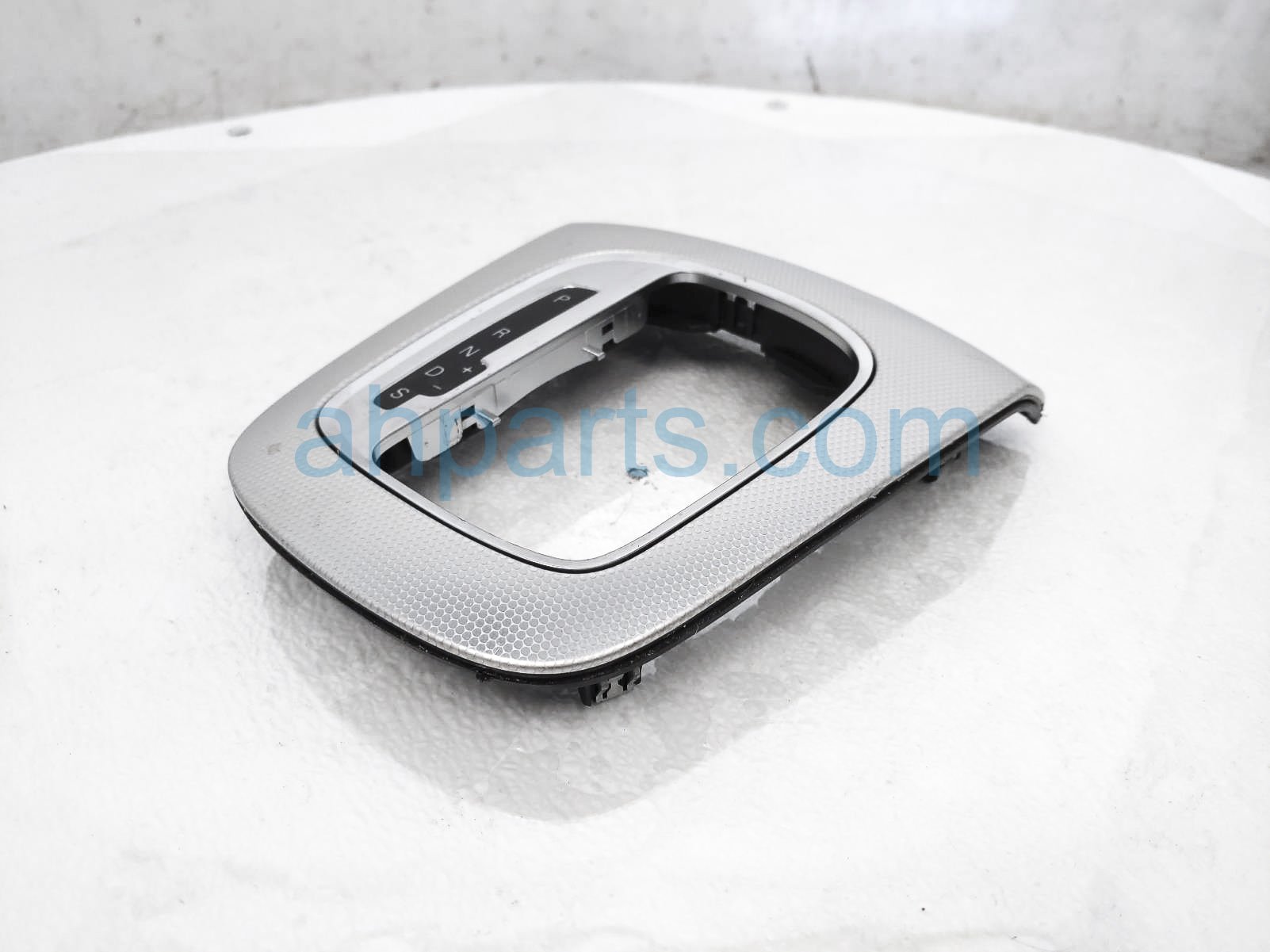 Sold 2018 Audi Q3 Console Shifter Trim Bezel - Silver 8U0-864-261-AA-4T4,