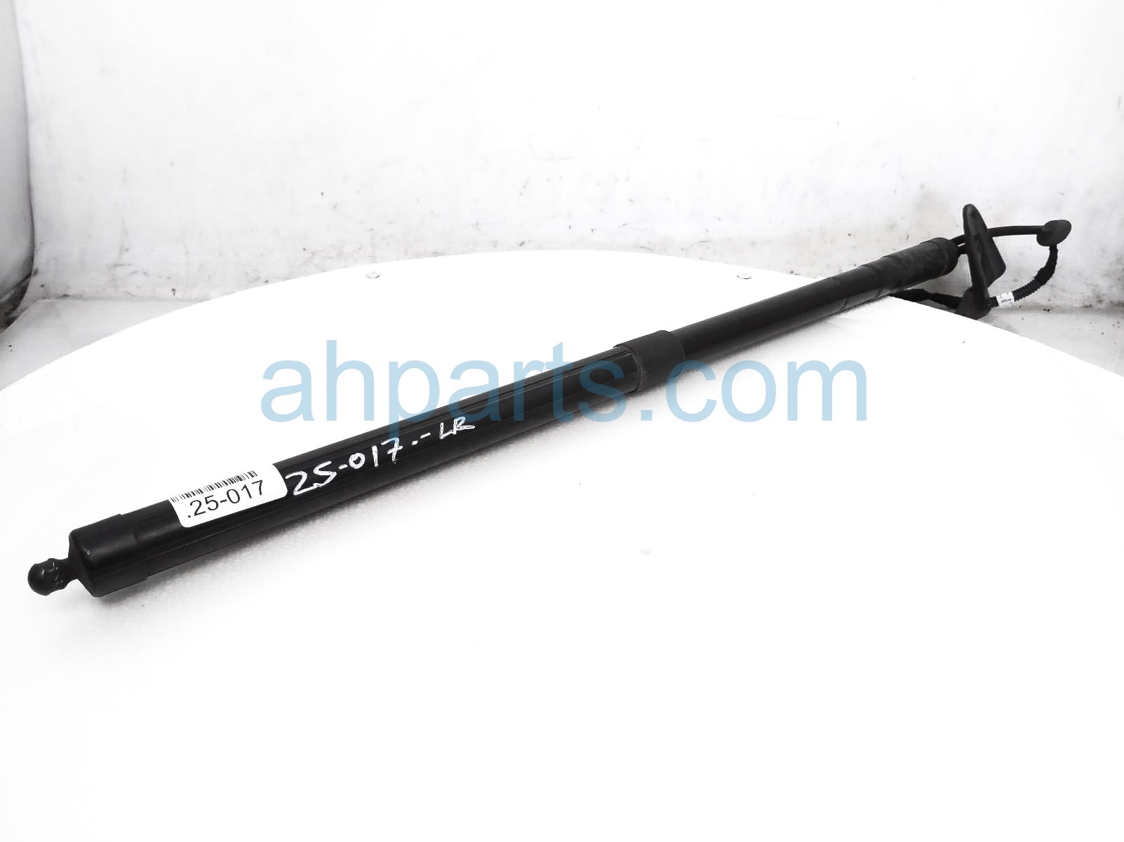 Sold 2018 Honda CR-V Driver Tailgate Strut / Power Cylinder 74961-TLA-306