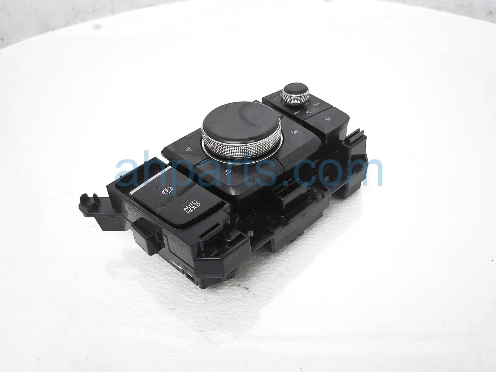 Sold 2023 Mazda Cx-50 Radio & Parking Brake Control * VA54-66-CM0,