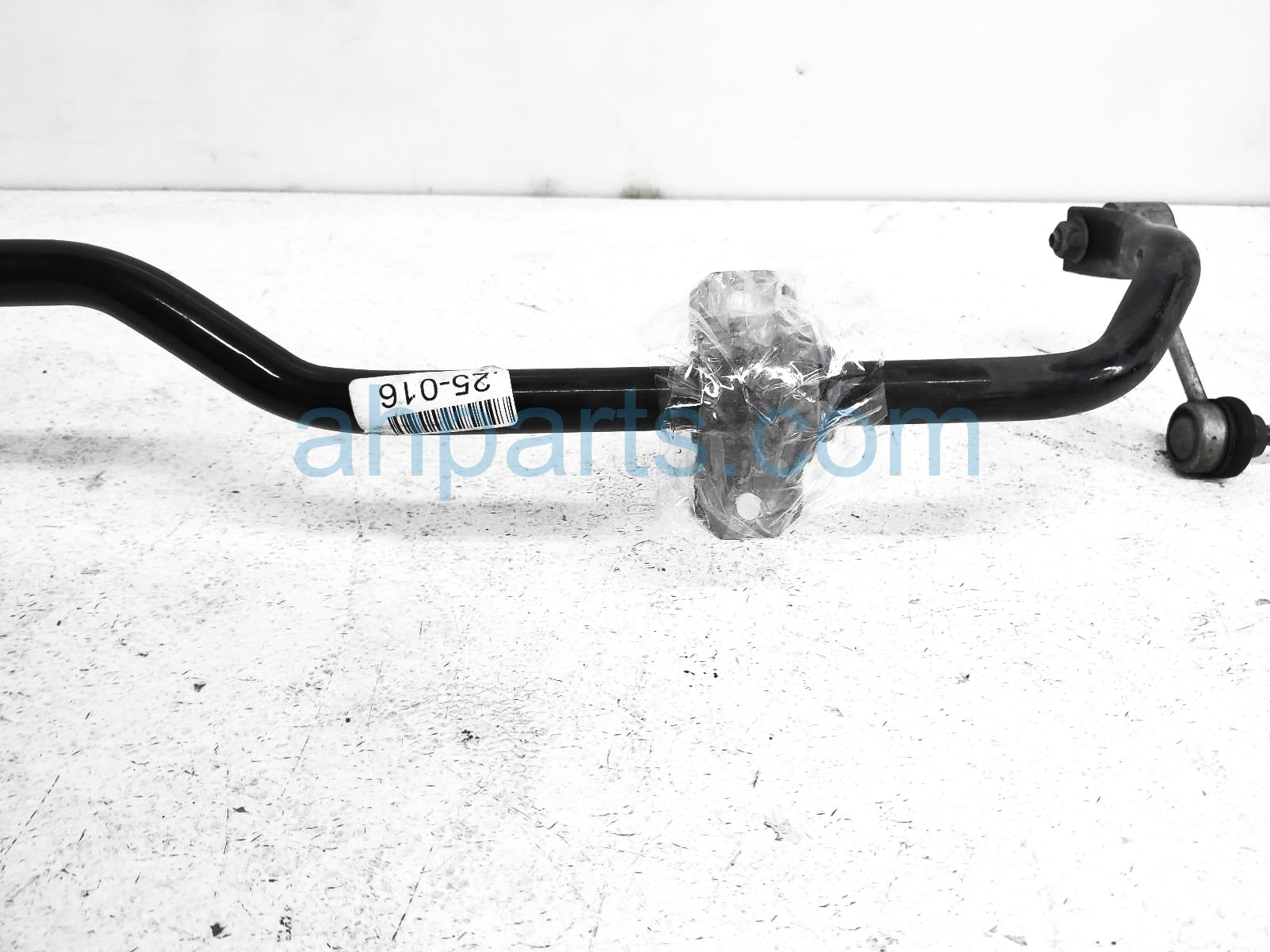 Sold 2018 Audi Q3 Rear Stabilizer / Sway Bar W/links 3C0-511-409-D,