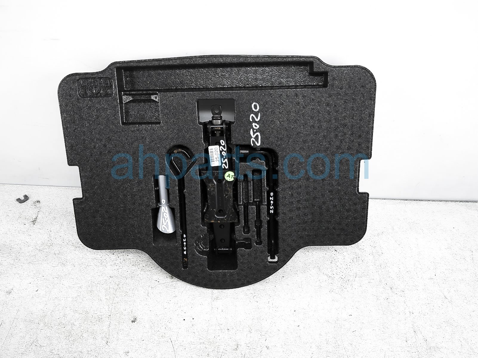 Sold 2018 Honda Accord 3 Tools + Scissor Jack W/foam Holder 84542-TVA-A10