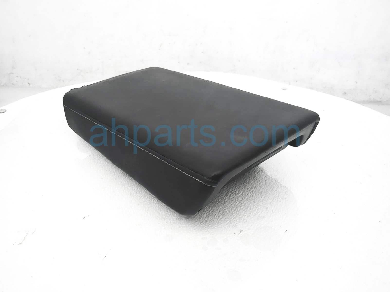 Sold 2023 Tesla Tesla 3 Arm Rest Center Console Lid - Black 1861594-00-A,