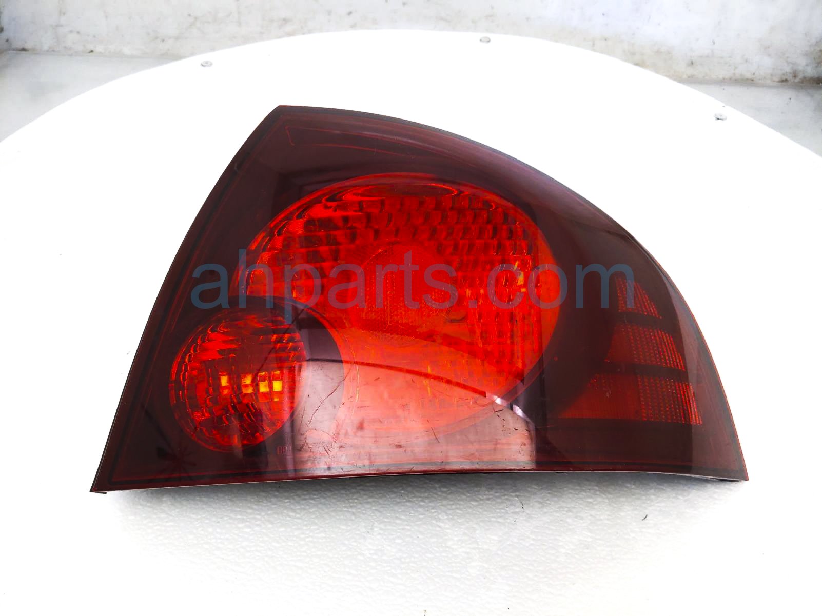 2004 Nissan Sentra Rear Passenger Tail Lamp / Light * 81550-AE010