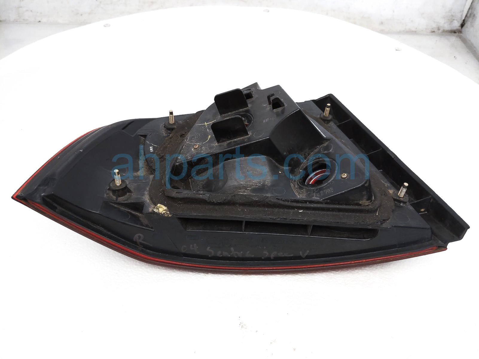 2004 Nissan Sentra Rear Passenger Tail Lamp / Light * 81550-AE010