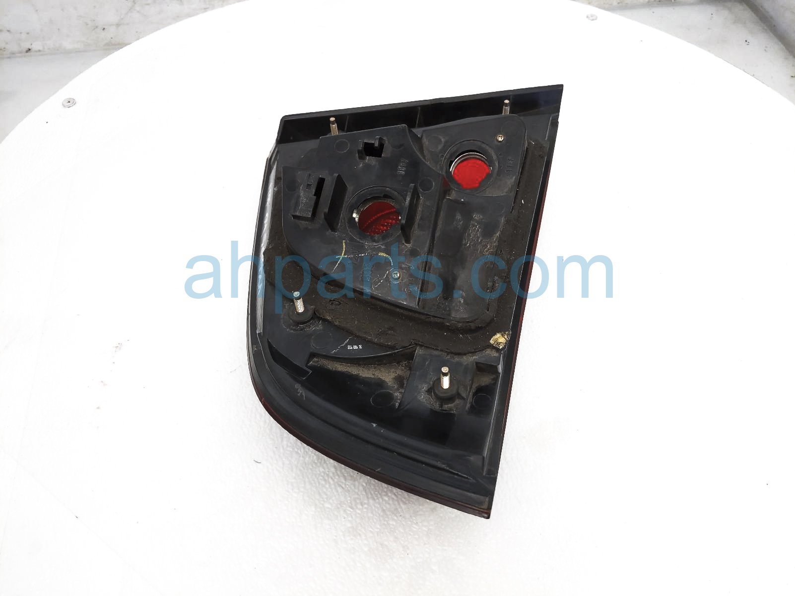 2004 Nissan Sentra Rear Passenger Tail Lamp / Light * 81550-AE010