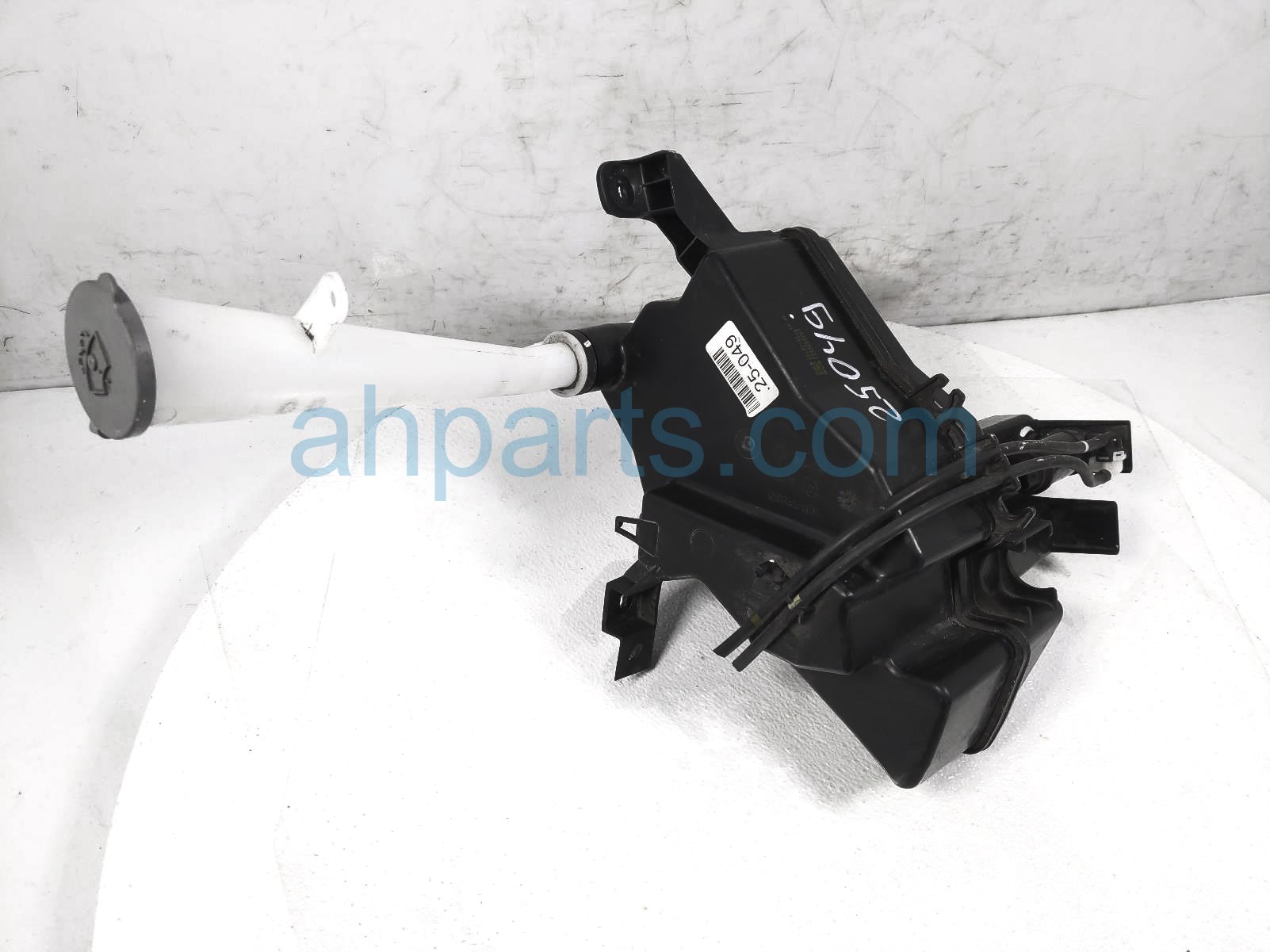 2022 Nissan Pathfinder Windshield Washer Reservoir Tank 28910-6SA2A,