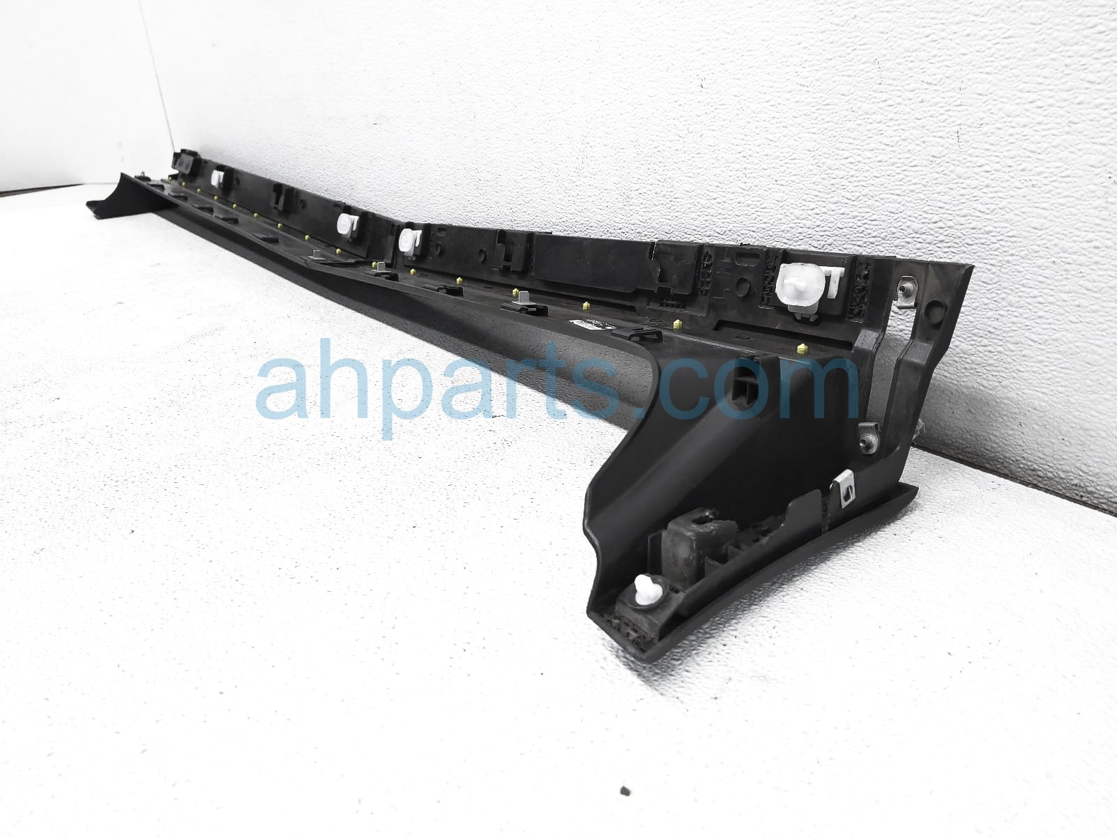 Sold 2024 Chevy Equinox Molding Trim Driver Skirt / Rocker Panel - Blk ...