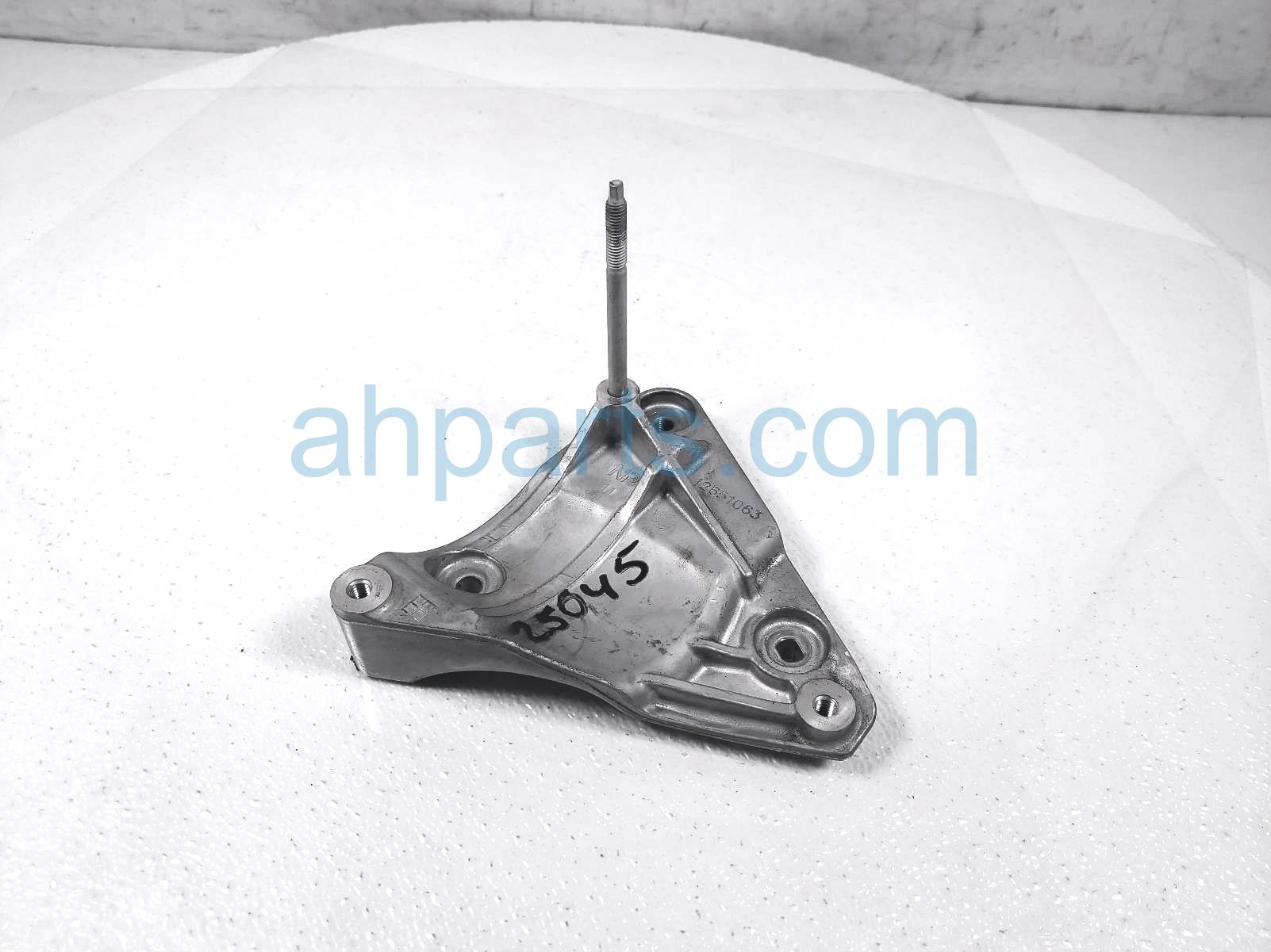 2024 Chevy Equinox A/c Compressor Bracket 12651063