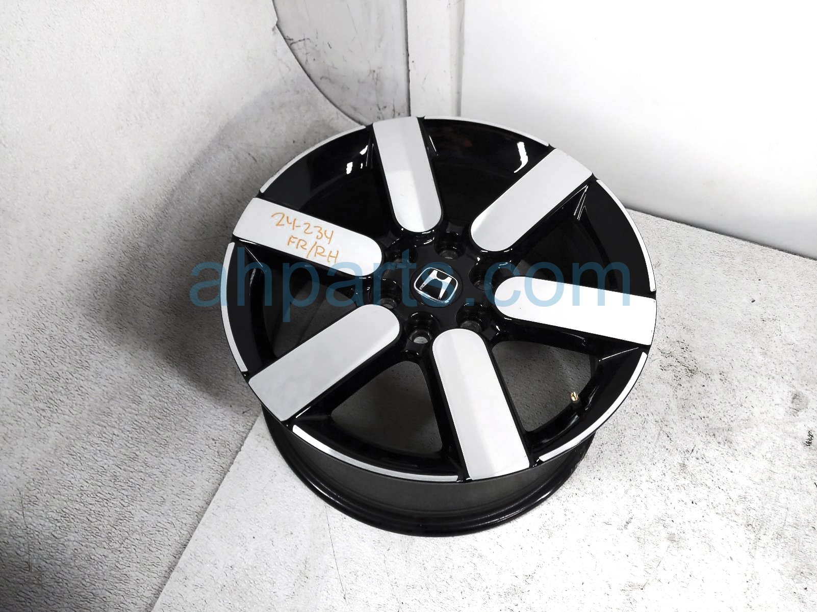 Sold 2024 Honda Prologue Front Passenger Wheel / Rim