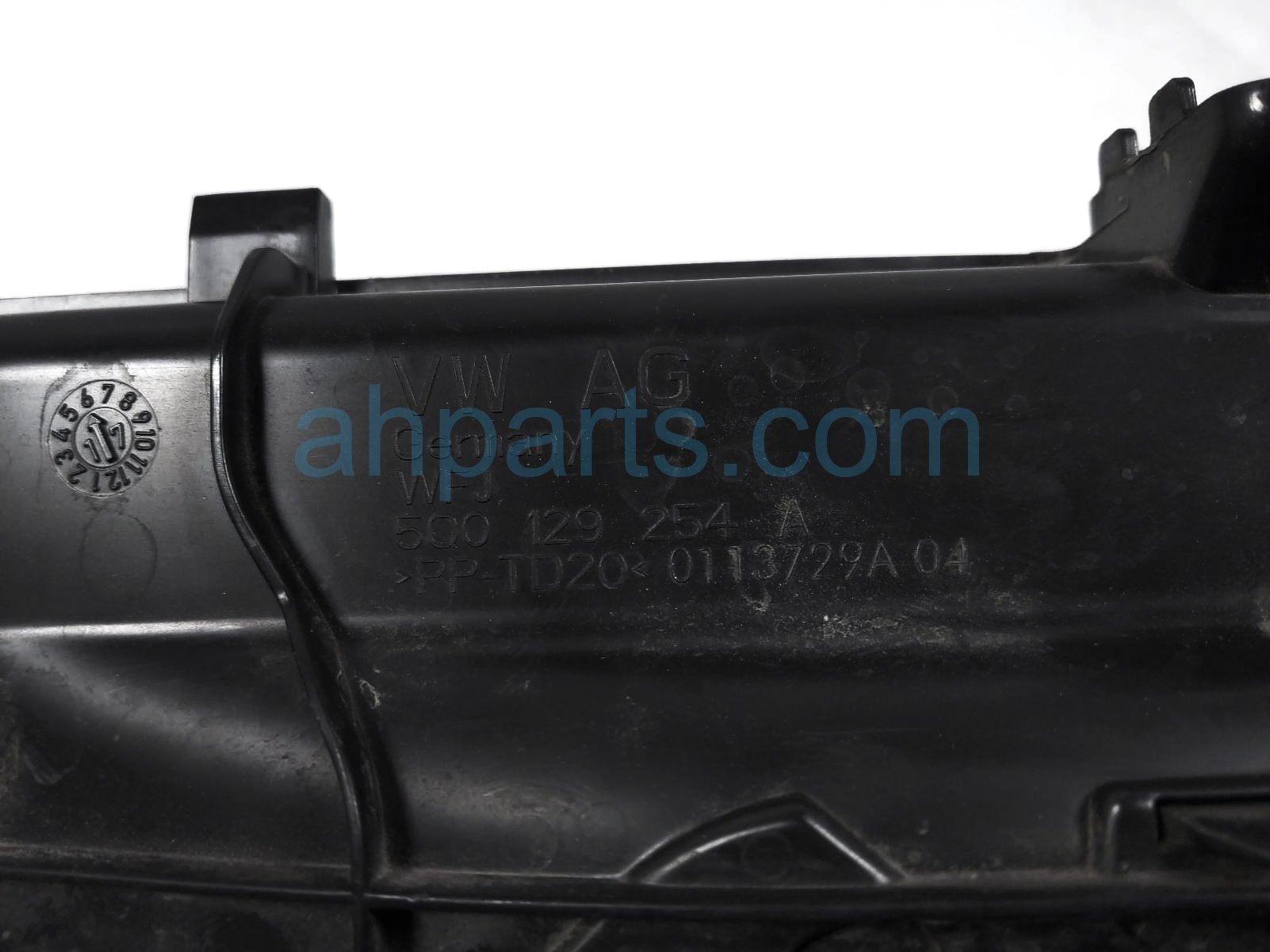 Sold 2018 Audi S3 Audi Air Cleaner Intake Duct 5Q0-129-254-A,