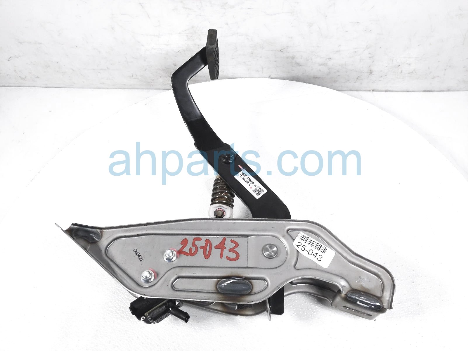 Sold 2022 Ford Bronco Clutch Pedal Assy - 2.3t 4x4 M.t MB3C-7B633-JB,
